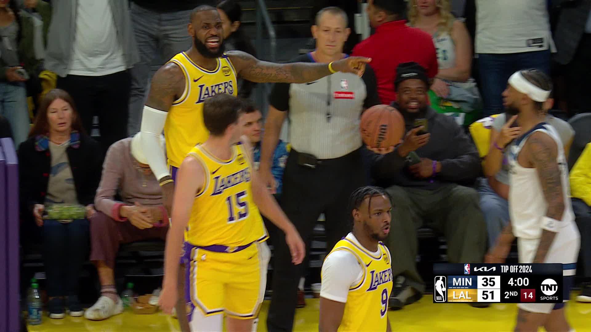 Sergio Romo Retires from MLB at Age 40; Pitcher Won 3 World Series with ...