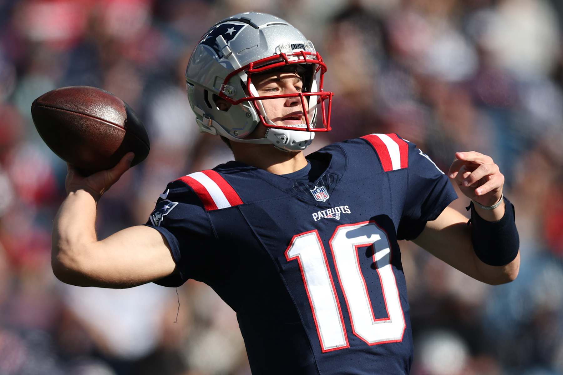 Drake Maye Out for Patriots vs. Jets with Concussion; Jacoby Brissett Replaces at QB