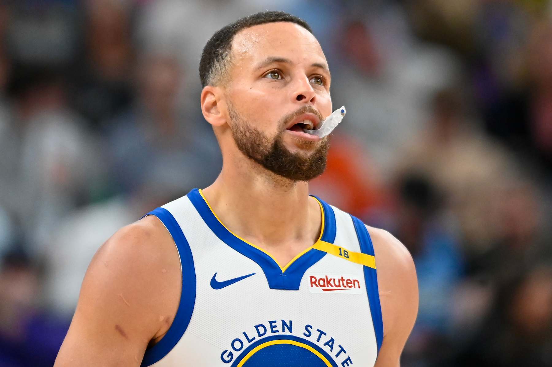 Warriors' Stephen Curry Out with Knee Injury vs. Thunder; Expected to ...