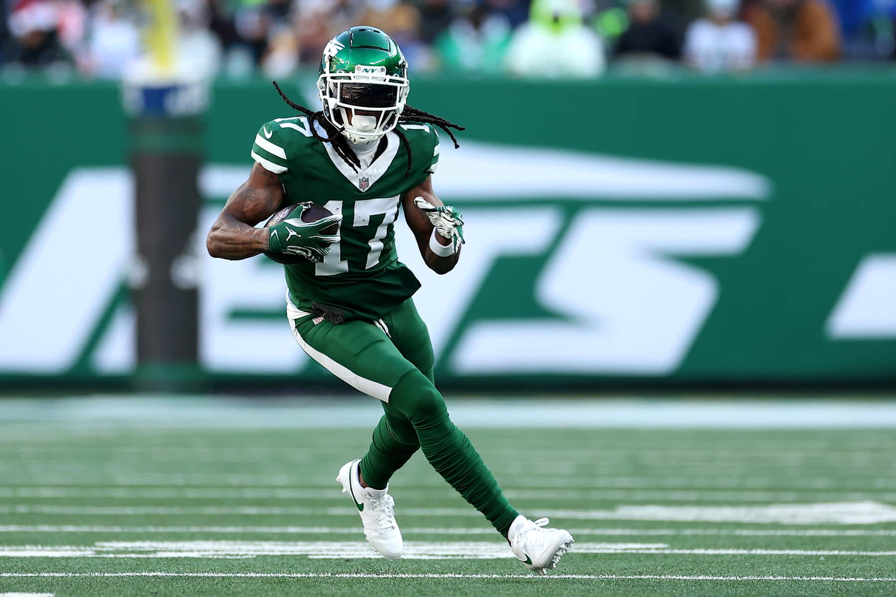 Xavier McKinney Recruits Jets' Davante Adams Back to Packers amid Tee ...