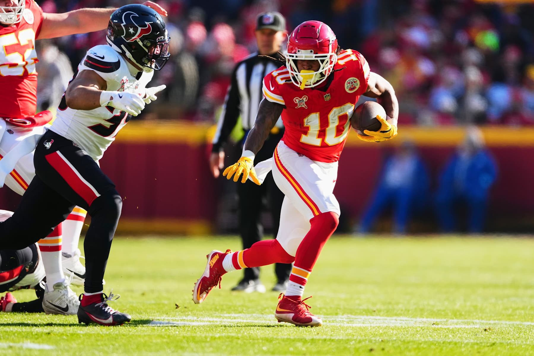 Texans vs. Chiefs: Odds, Box Score Stat Predictions for 2025 AFC ...