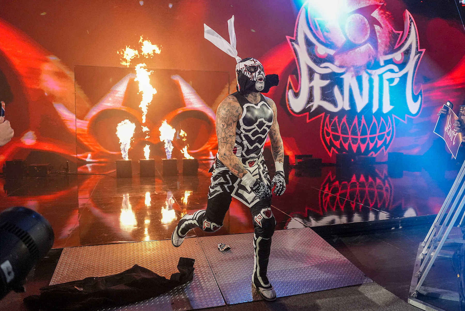 Buy or Sell AEW Free Agents Targeting WWE, Latest Corey Graves Drama ...