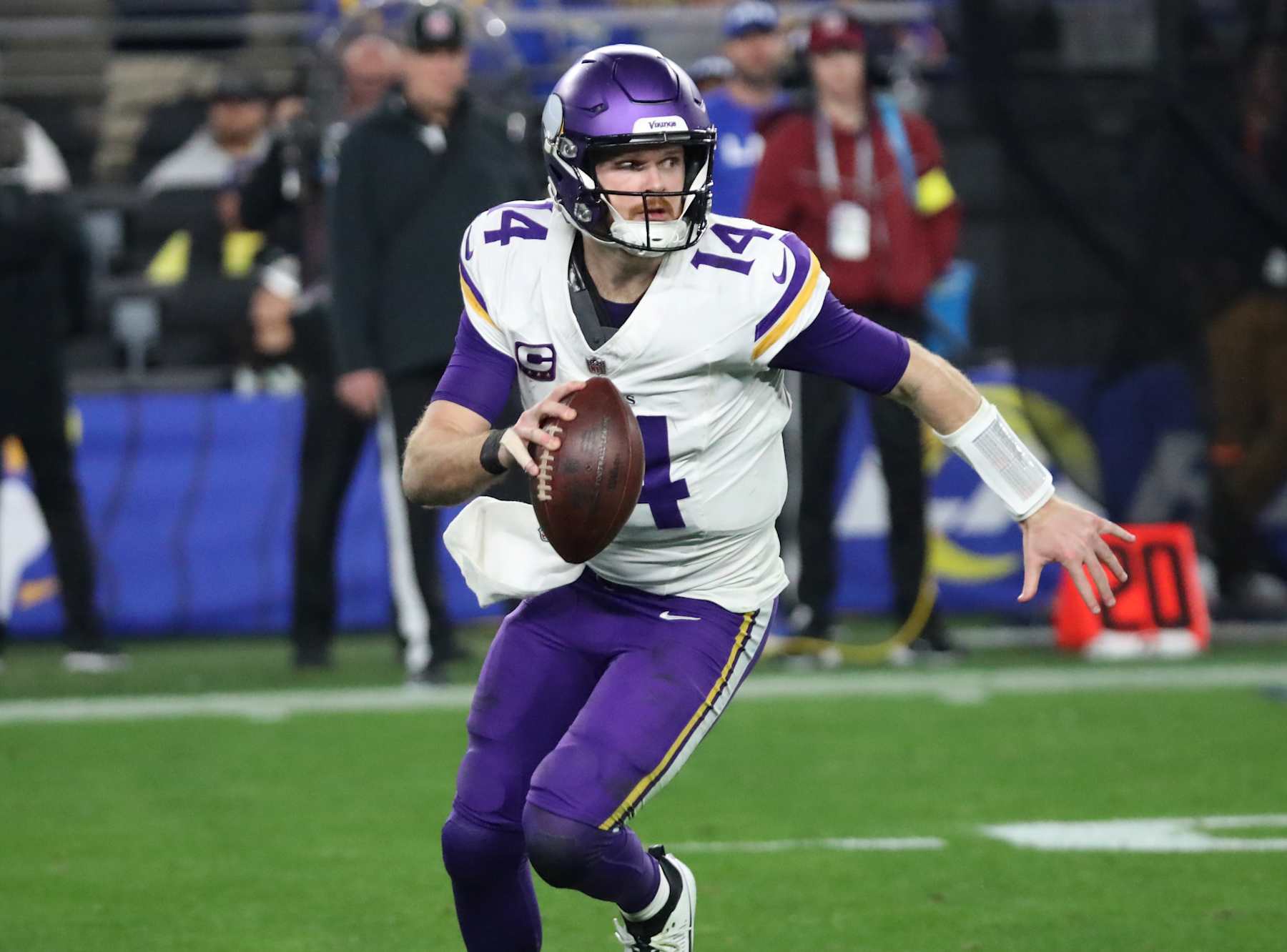 Pros and Cons for Vikings Re-Signing Sam Darnold vs. Starting J.J. McCarthy in 2025