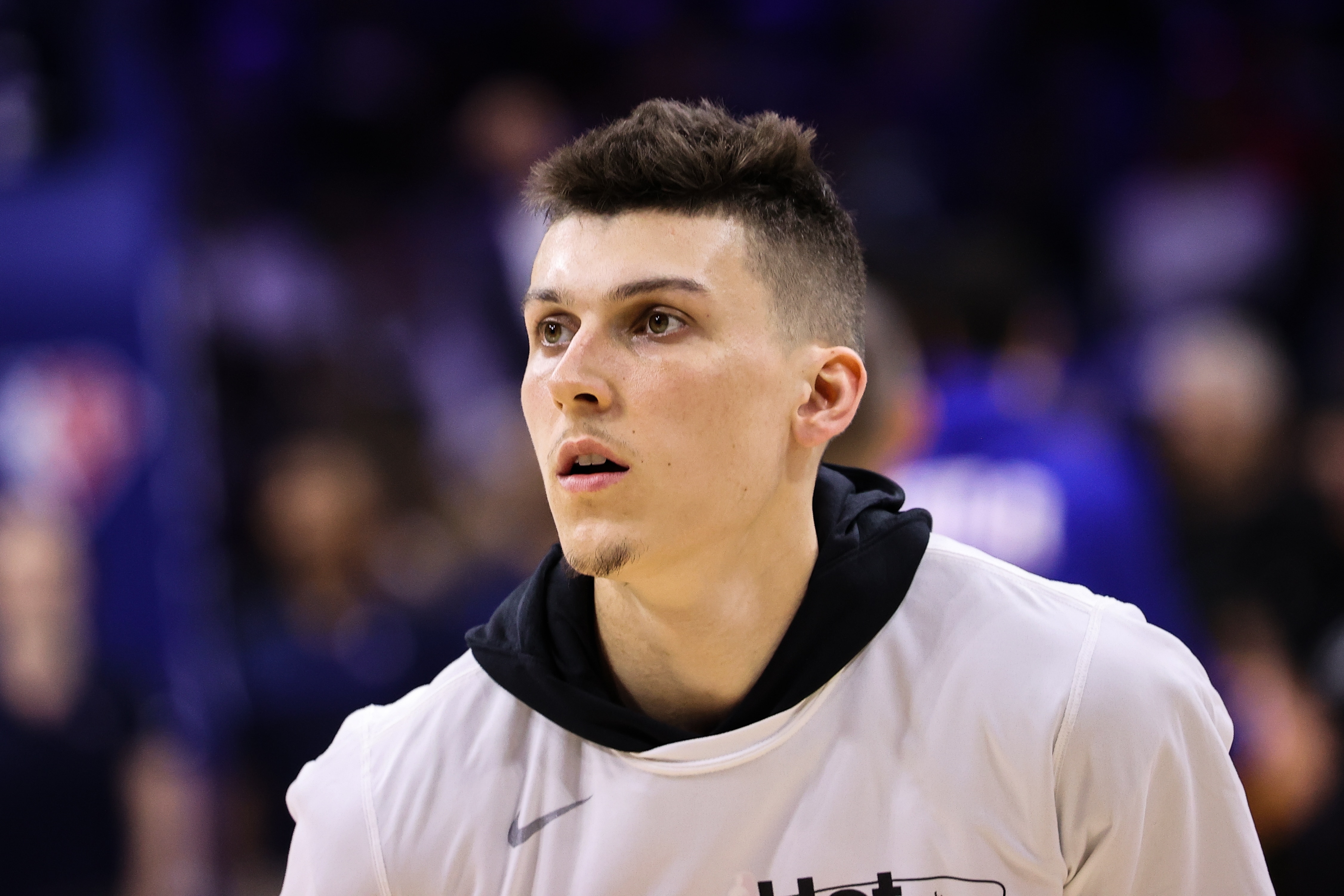 Tyler Herro與熱火達成四年1.3億提前續約，獲得大合約的Herro發佈一張正在數錢的GIF圖 | NBA地域 | 籃球地帶 ...