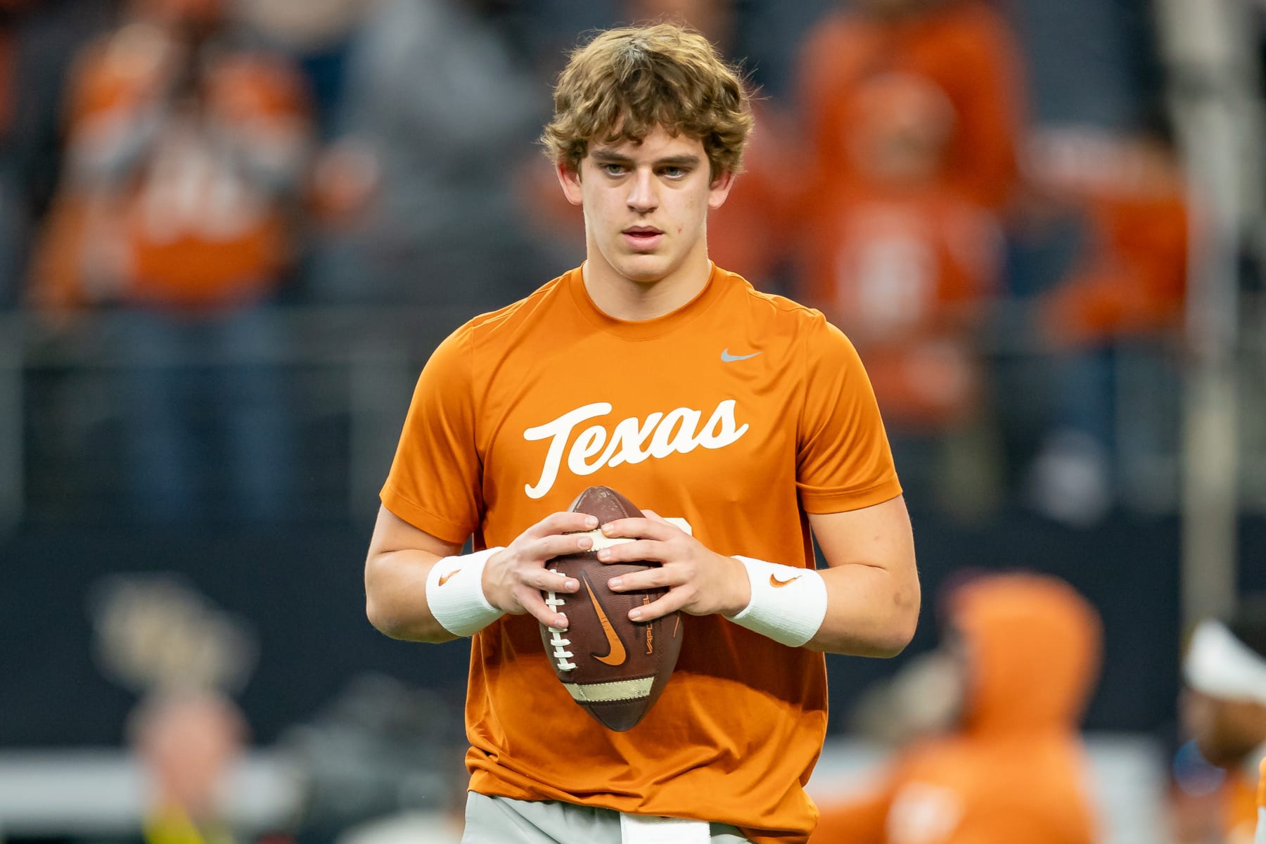 Report: Arch Manning Waiting Until He's Texas QB1 Before Opting into ...