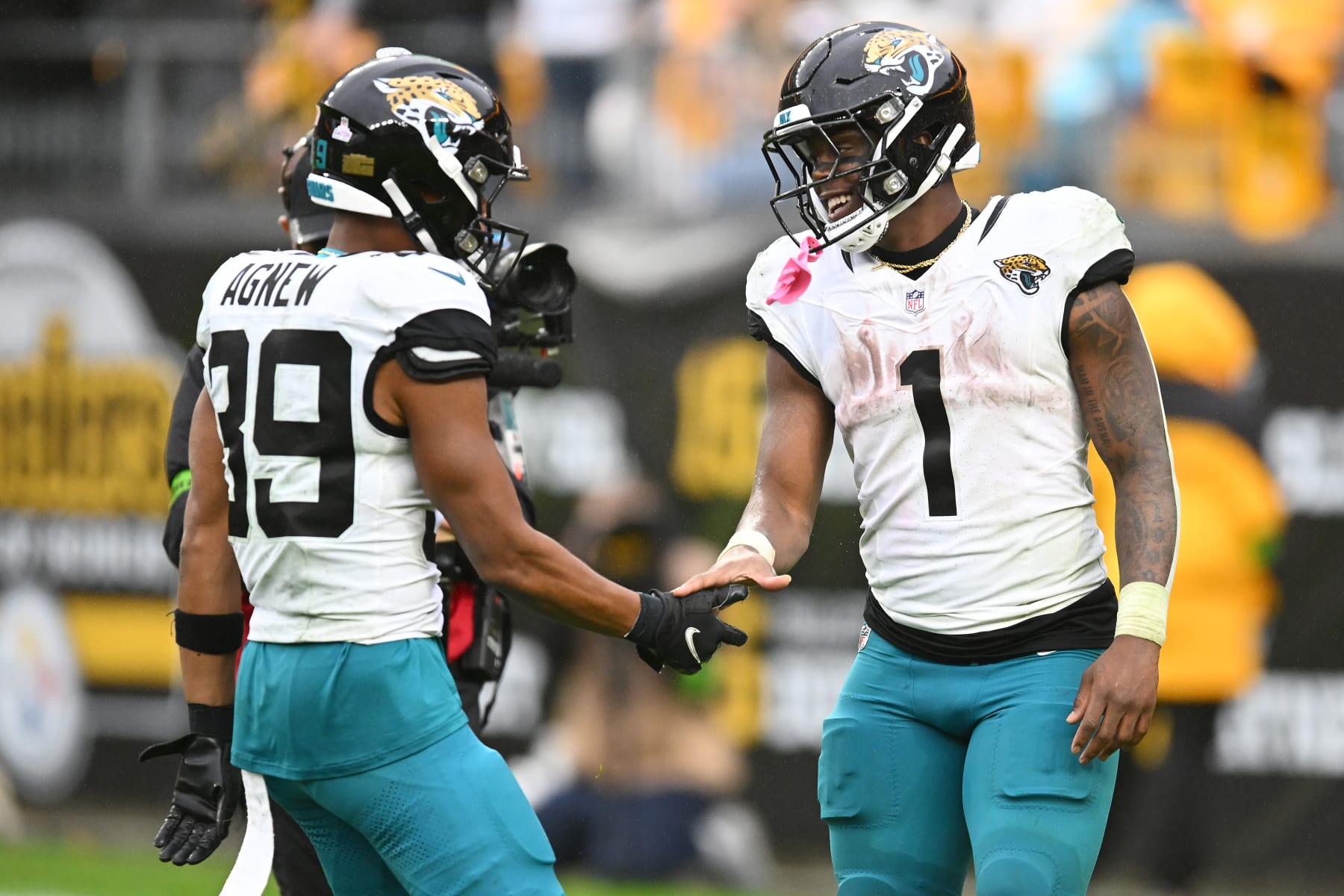NFL Week 8 2023 Highlights: Live Tracking the Top Plays from Sunday's ...