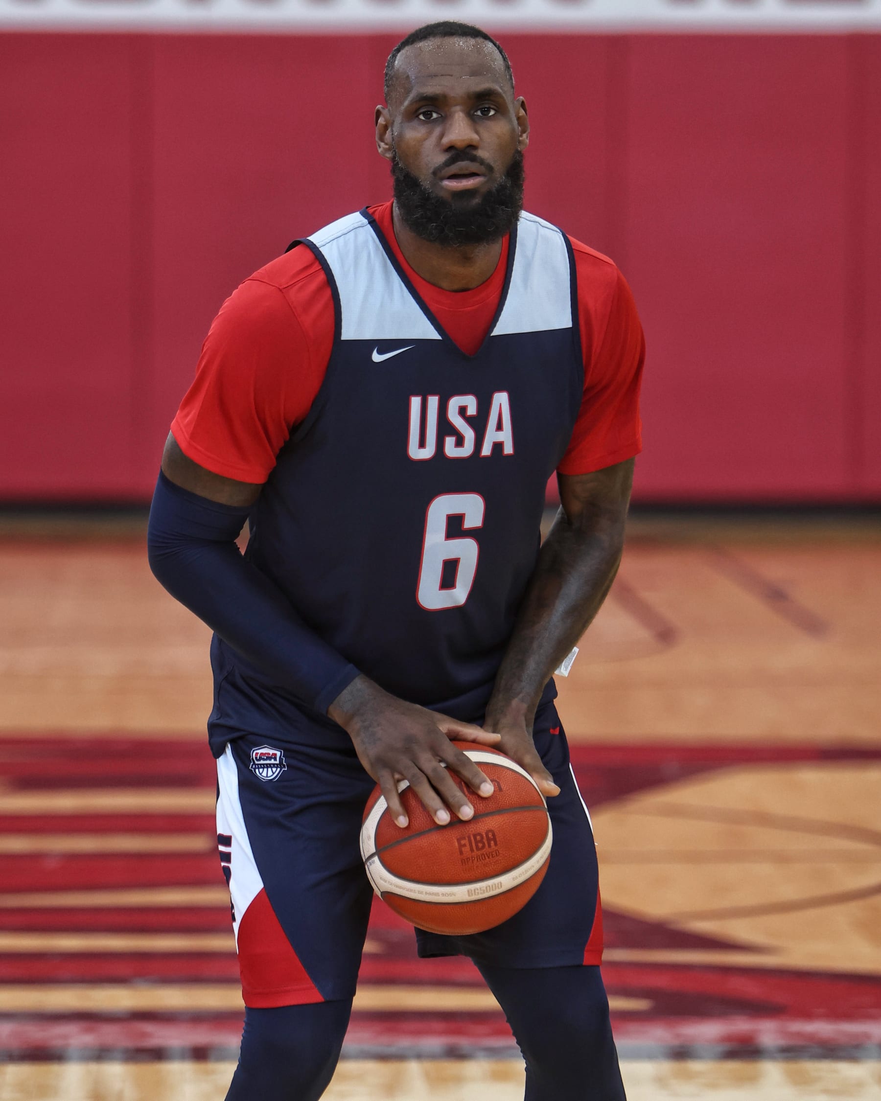 Lakers' LeBron James Voted Best Player by Teammates, Coaches at USA's ...