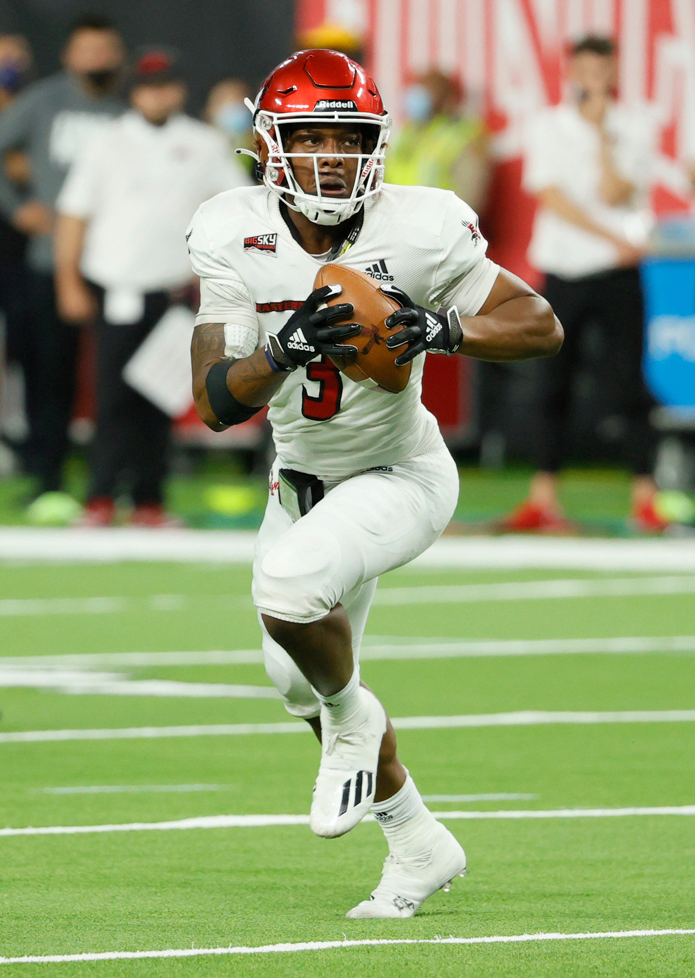 Eastern Washington QB Eric Barriere Throws for 600 Yards, 7 TDs vs ...