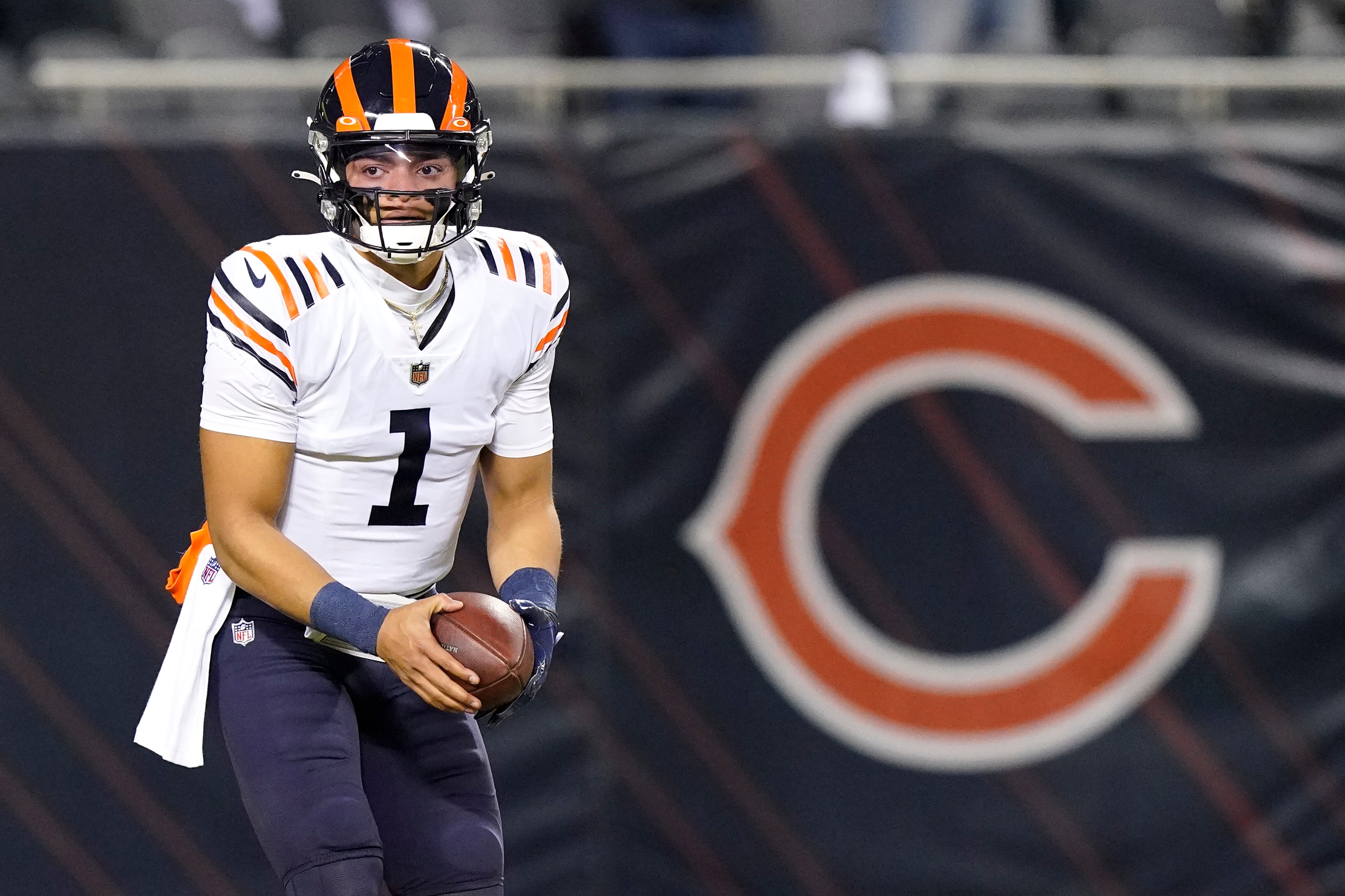 Bears' Justin Fields 'Loved' Teven Jenkins 'Sticking Up for' Him vs ...