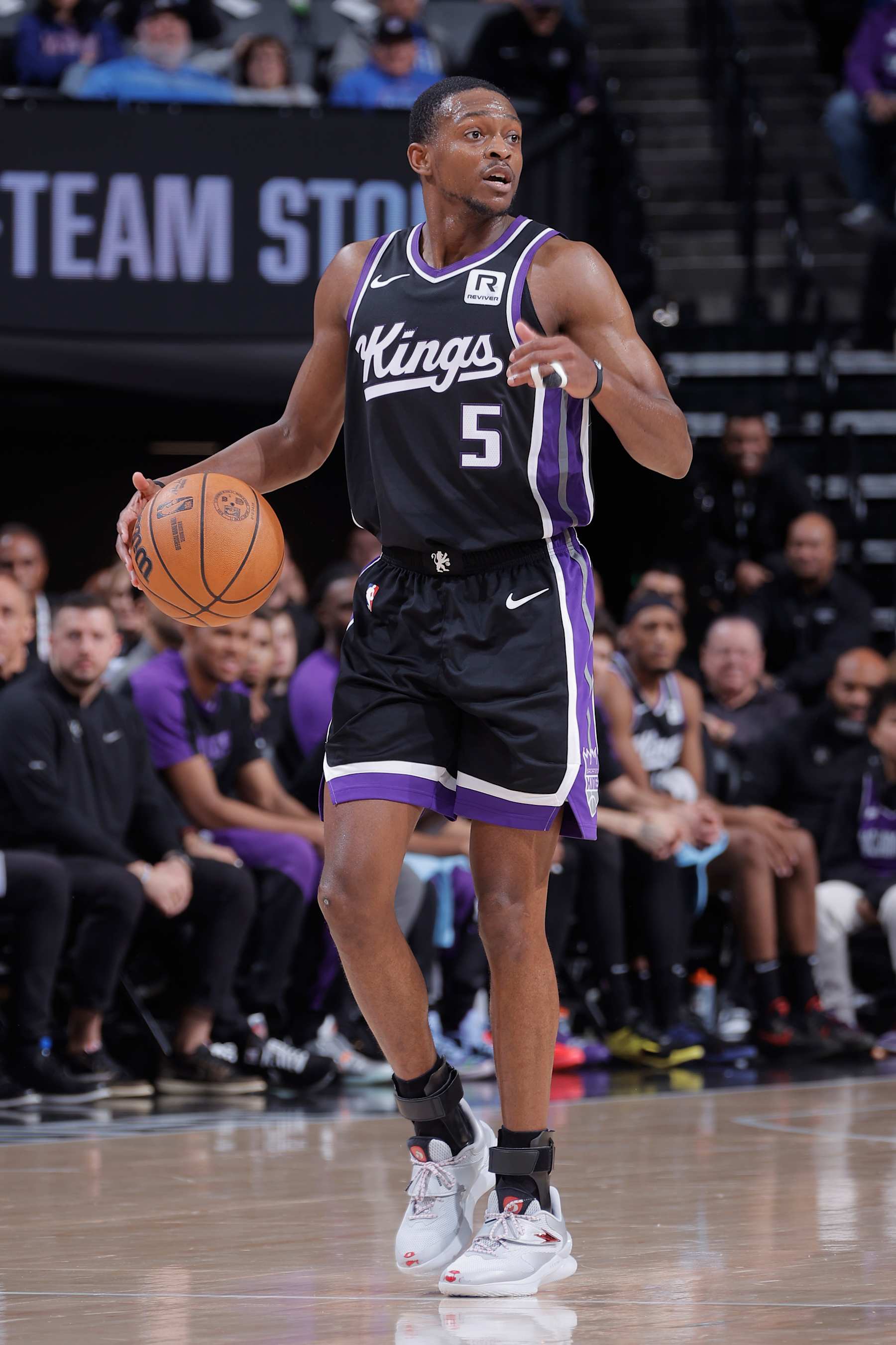 NBA Rumors: De'Aaron Fox Hasn't Requested Trade from Kings Despite Rich ...