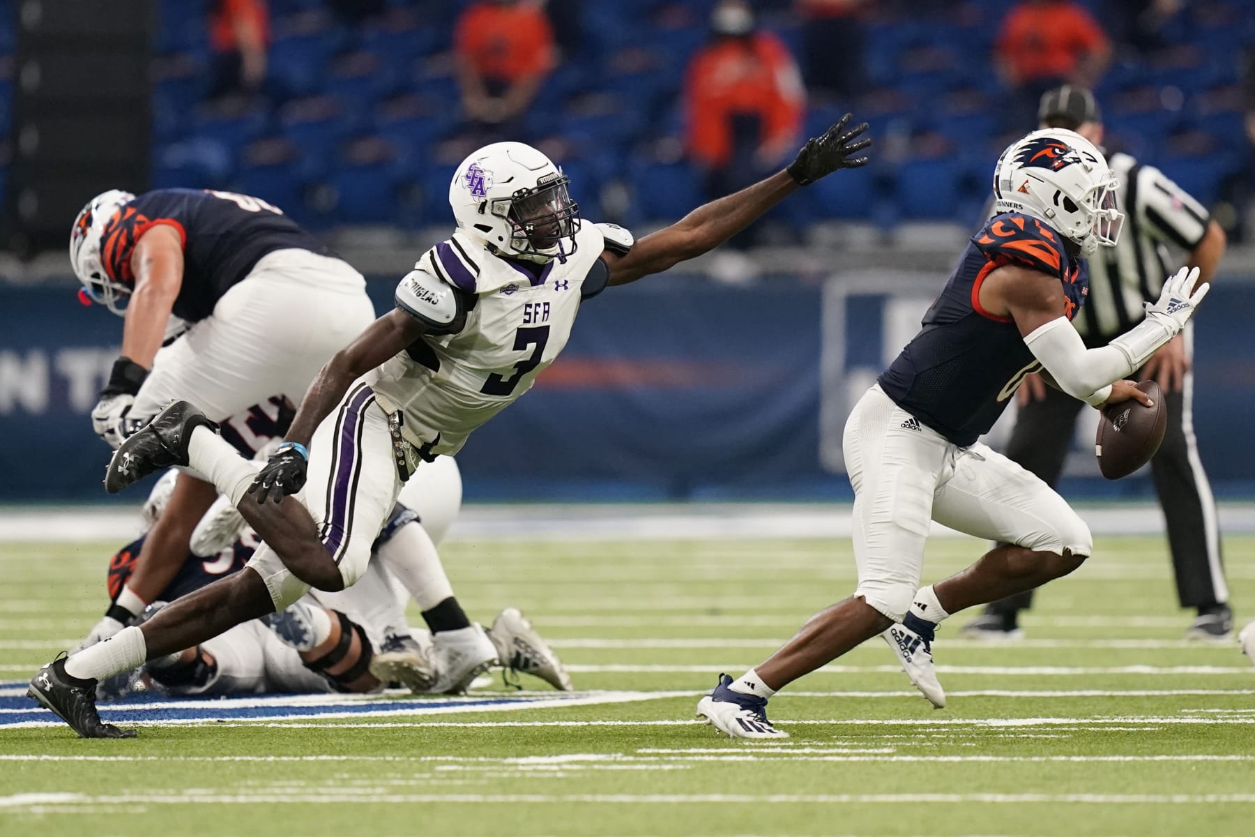 BJ Thompson NFL Draft 2023: Scouting Report for Stephen F. Austin Edge ...