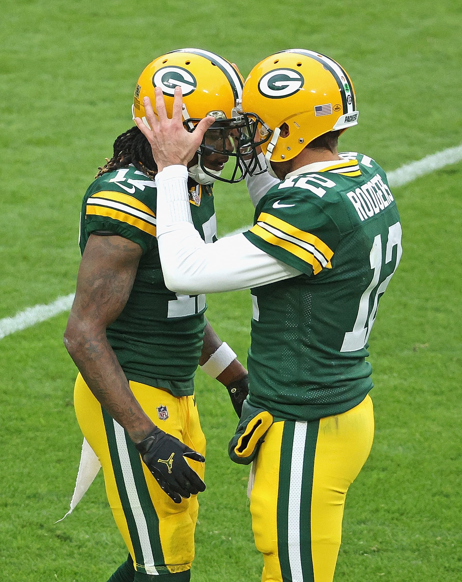 Photo: Aaron Rodgers, Davante Adams Reunite Ahead of Jets vs. Raiders NFL Game | News, Scores ...