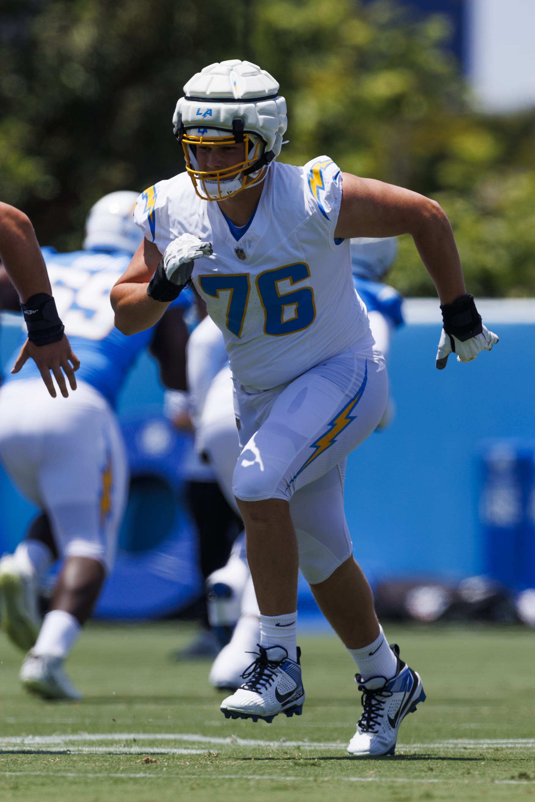 Joe Alt, Chargers Agree to Rookie Contract; Jim Harbaugh's 1st Pick in ...