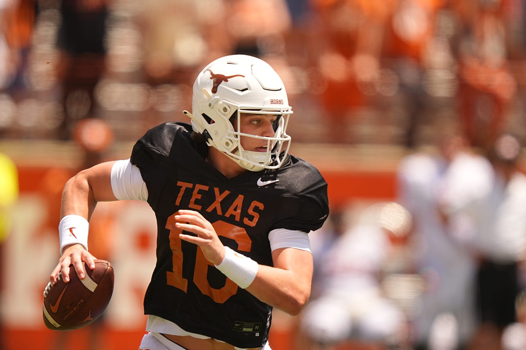 Texas QB Arch Manning's 1-of-1 Autographed Trading Card Sells for $103K ...