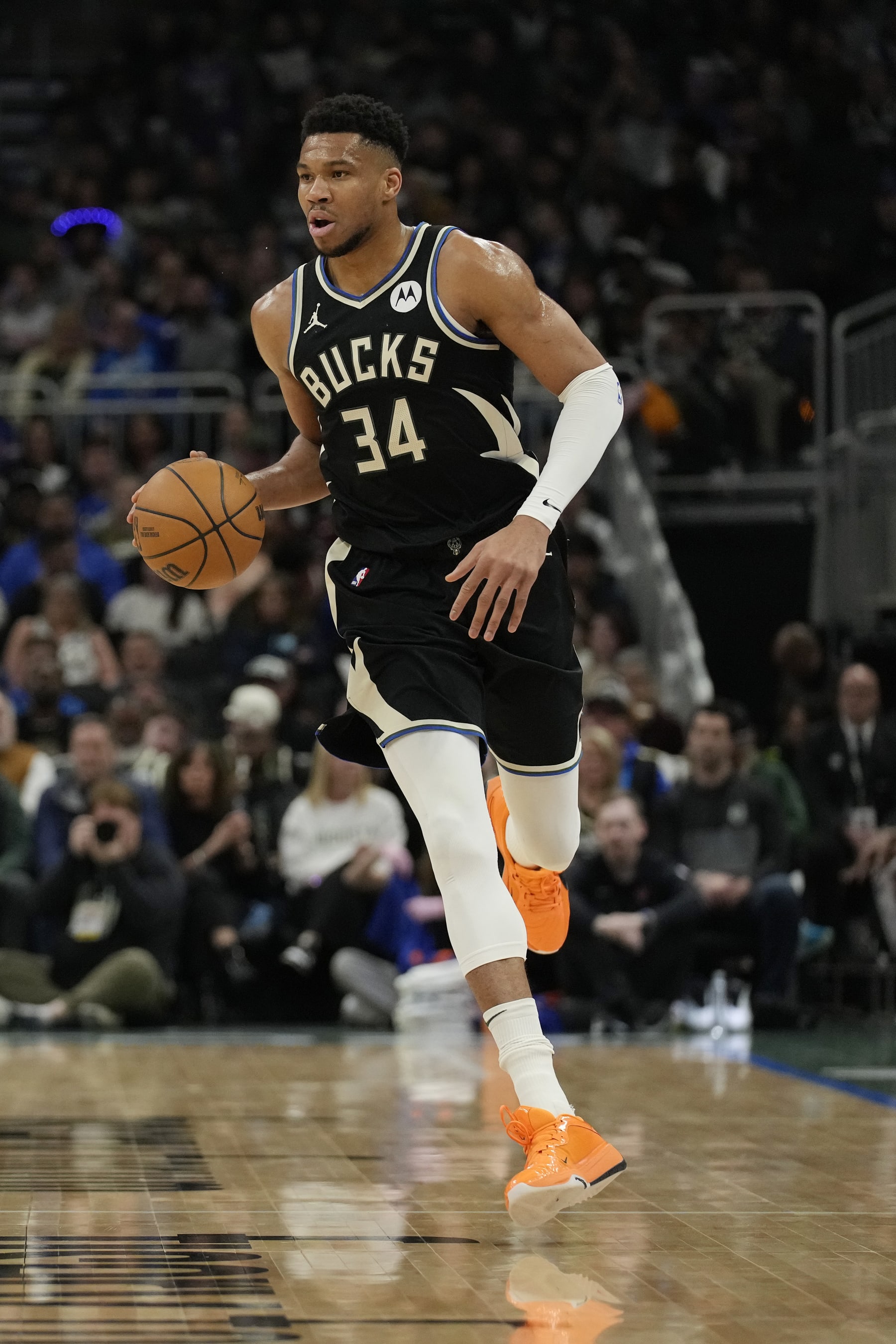 Bucks' Giannis Antetokounmpo Out Rest of Regular Season with Strained ...