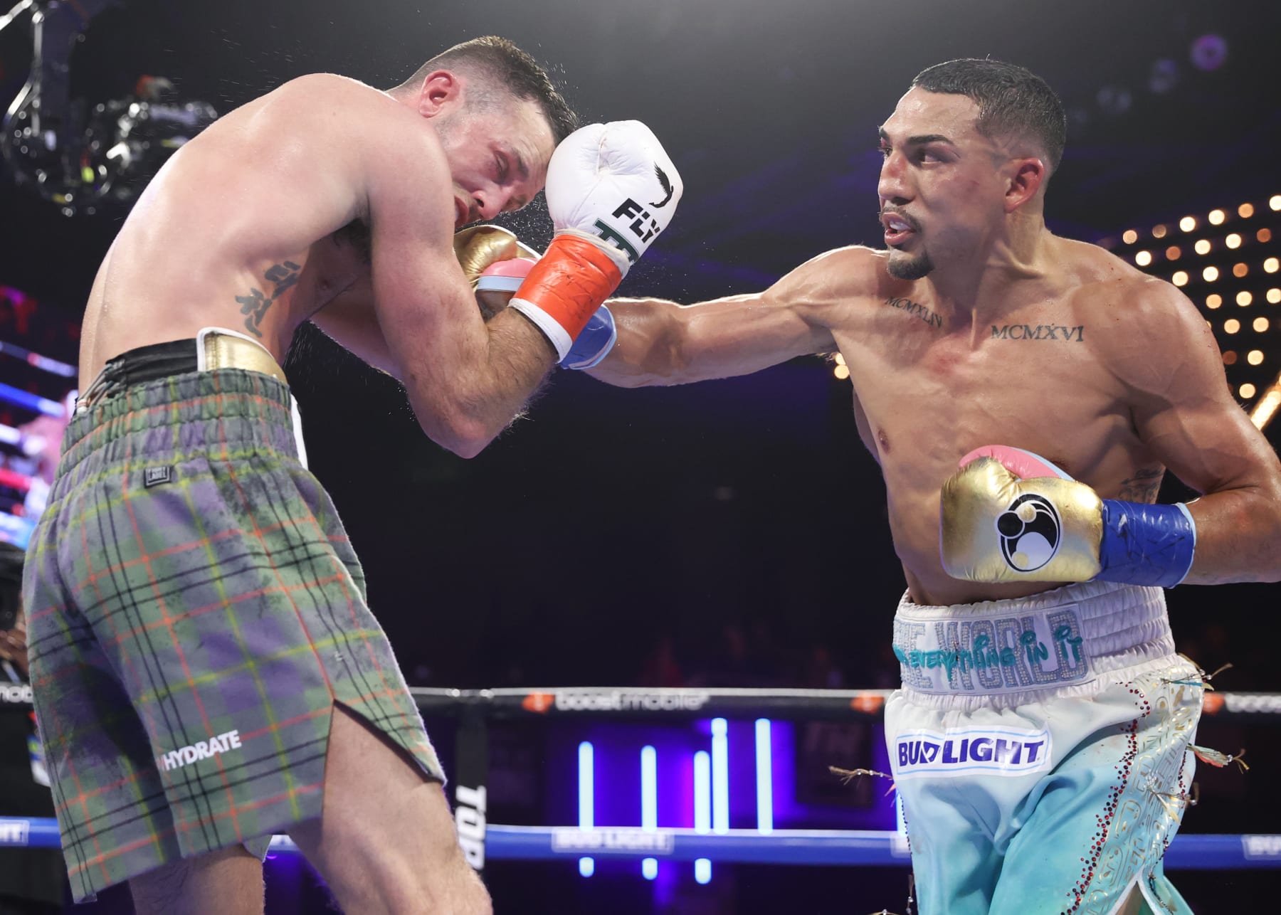 Teofimo Lopez Jr. Upsets Josh Taylor by Decision in Junior Welterweight Title Fight | News ...