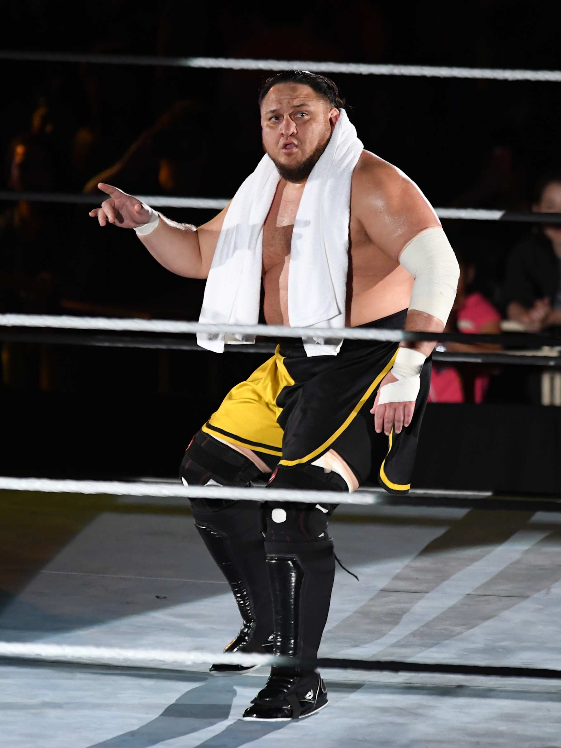 Photo: AEW's Kenny Omega Reacts to Samoa Joe in New 'Like a Dragon ...