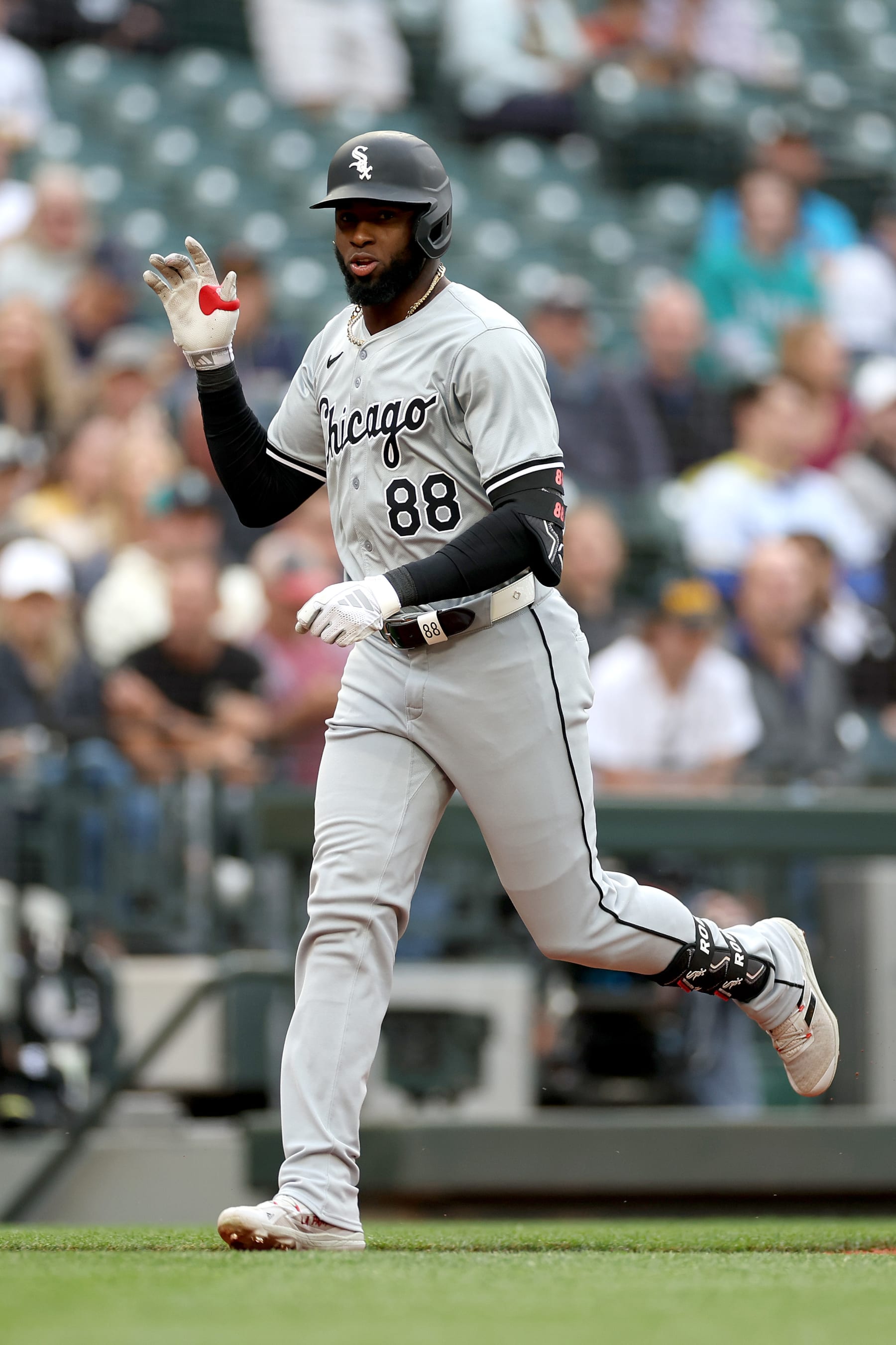 MLB Rumors: Luis Robert Jr. Trade Discussed by Execs; White Sox 'In No ...