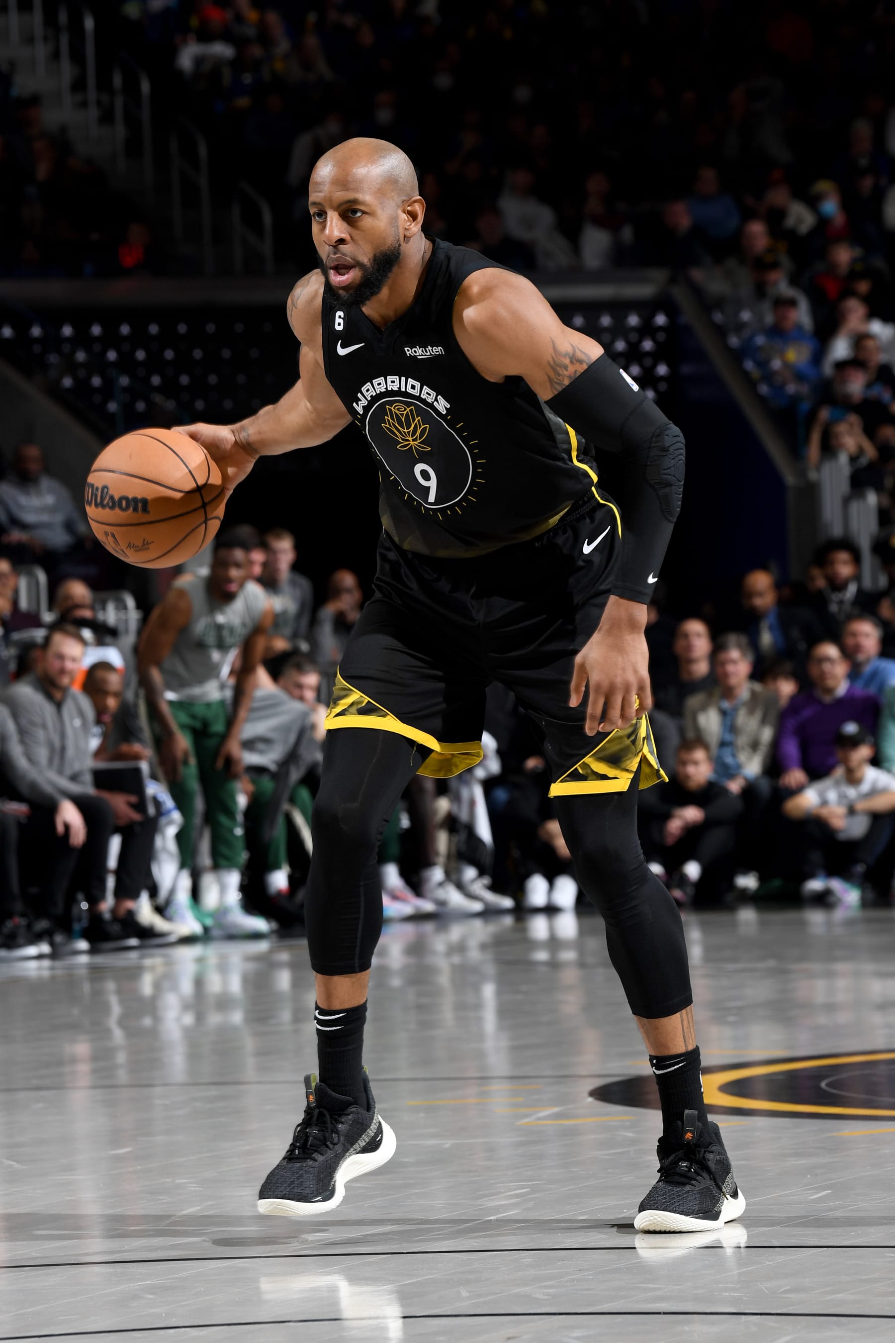 Warriors' Andre Iguodala to Undergo Surgery on Fractured Wrist Injury ...