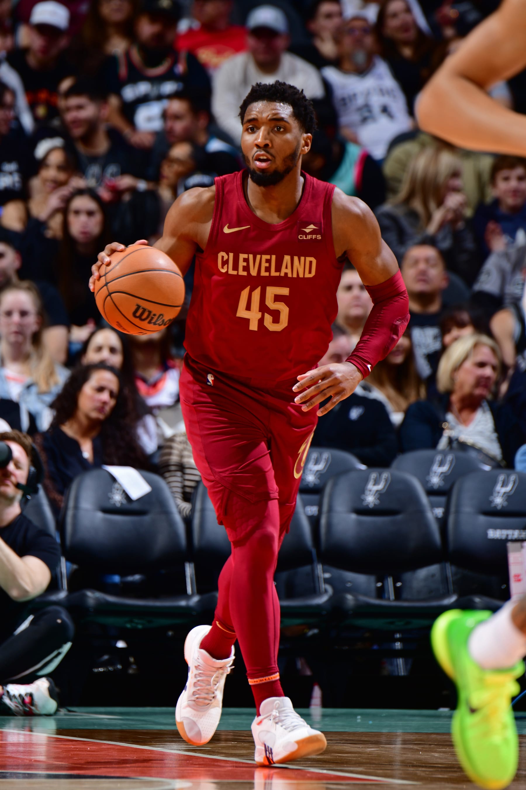 Donovan Mitchell Rumors: Cavs Felt Pressure in 'Every Corner' of Team to Retain Star | News ...