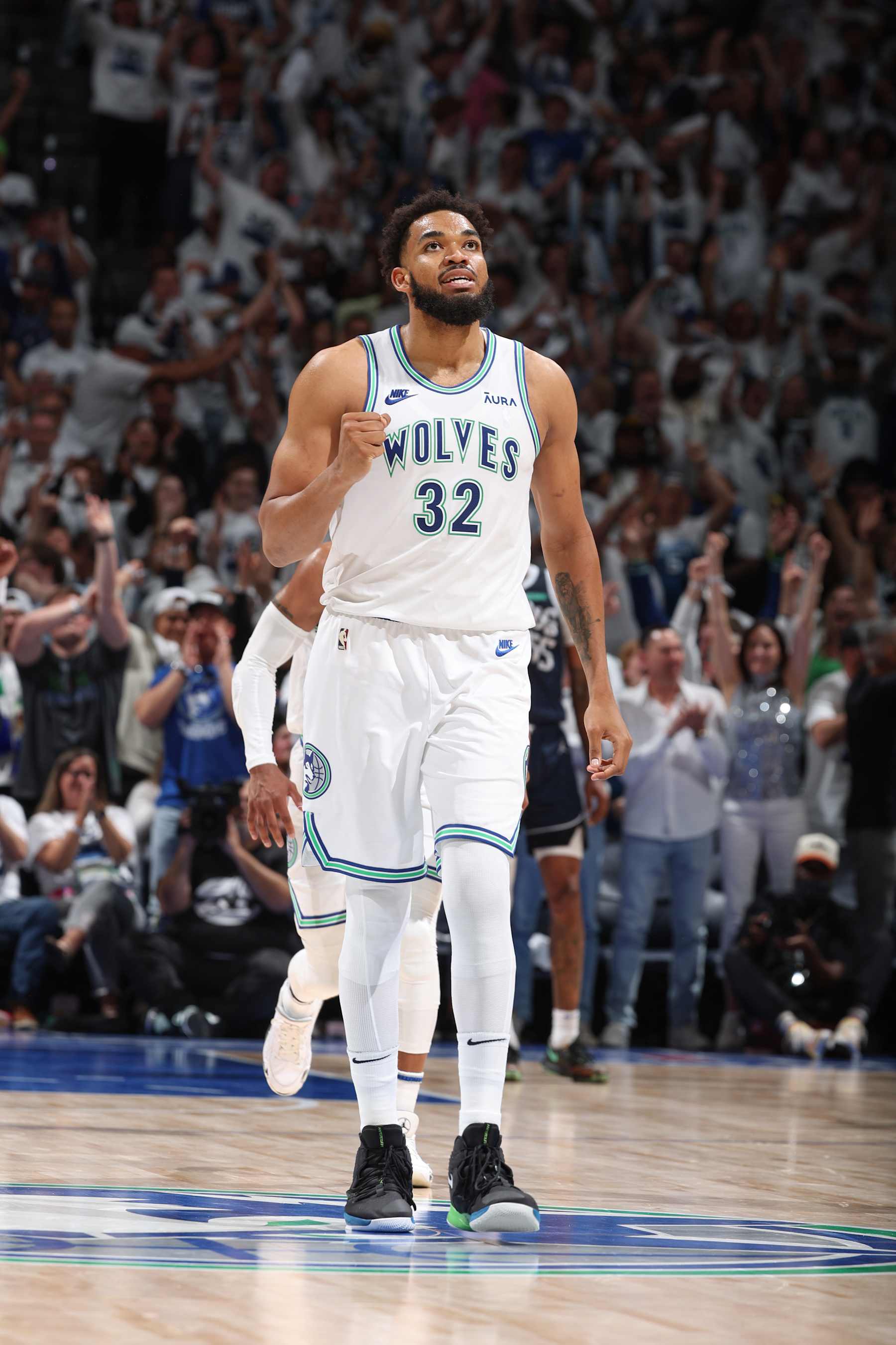 Karl-Anthony Towns Posts Late-Night Photo from Wolves Facility After ...