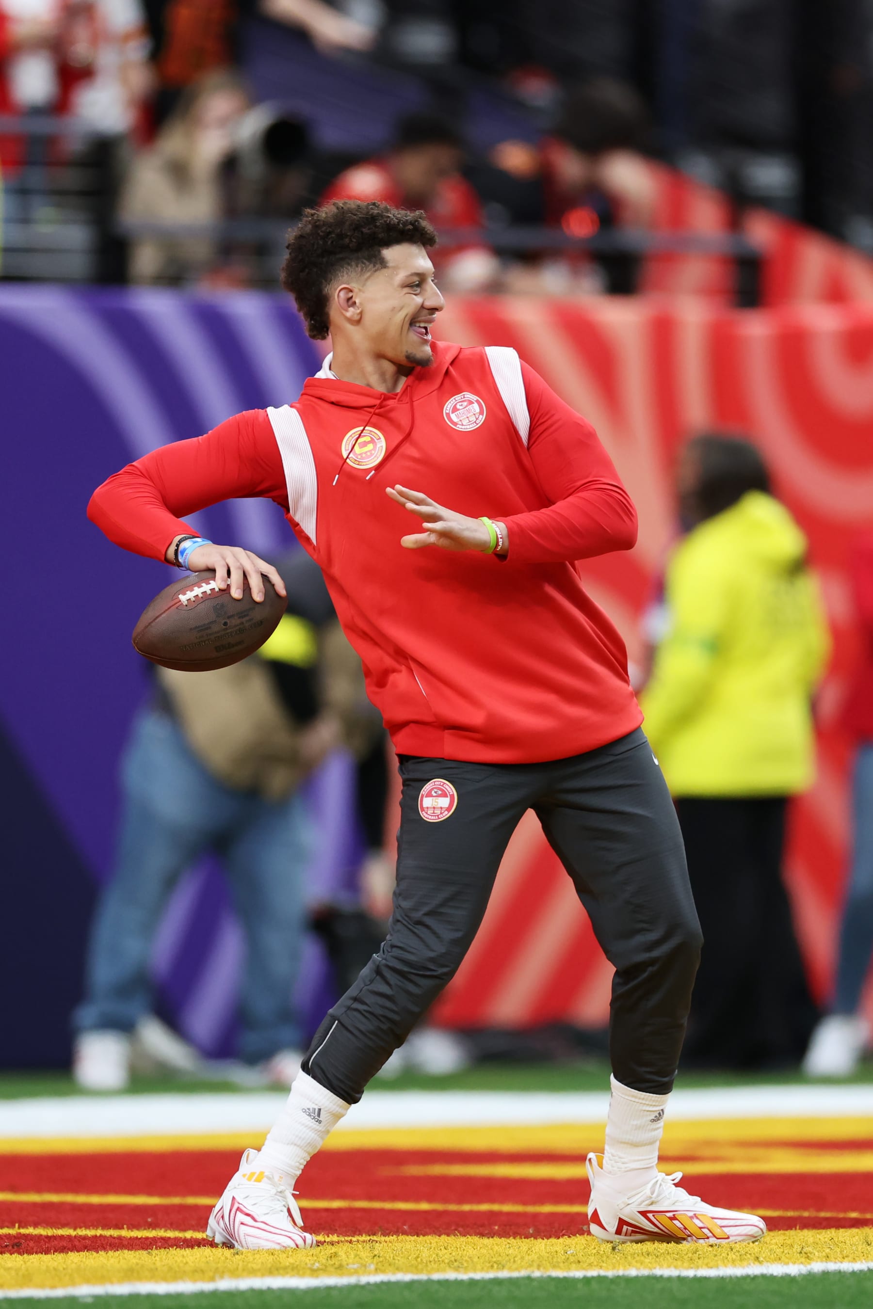 Video: Patrick Mahomes Delivers Pregame Speech to Chiefs Before NFL ...