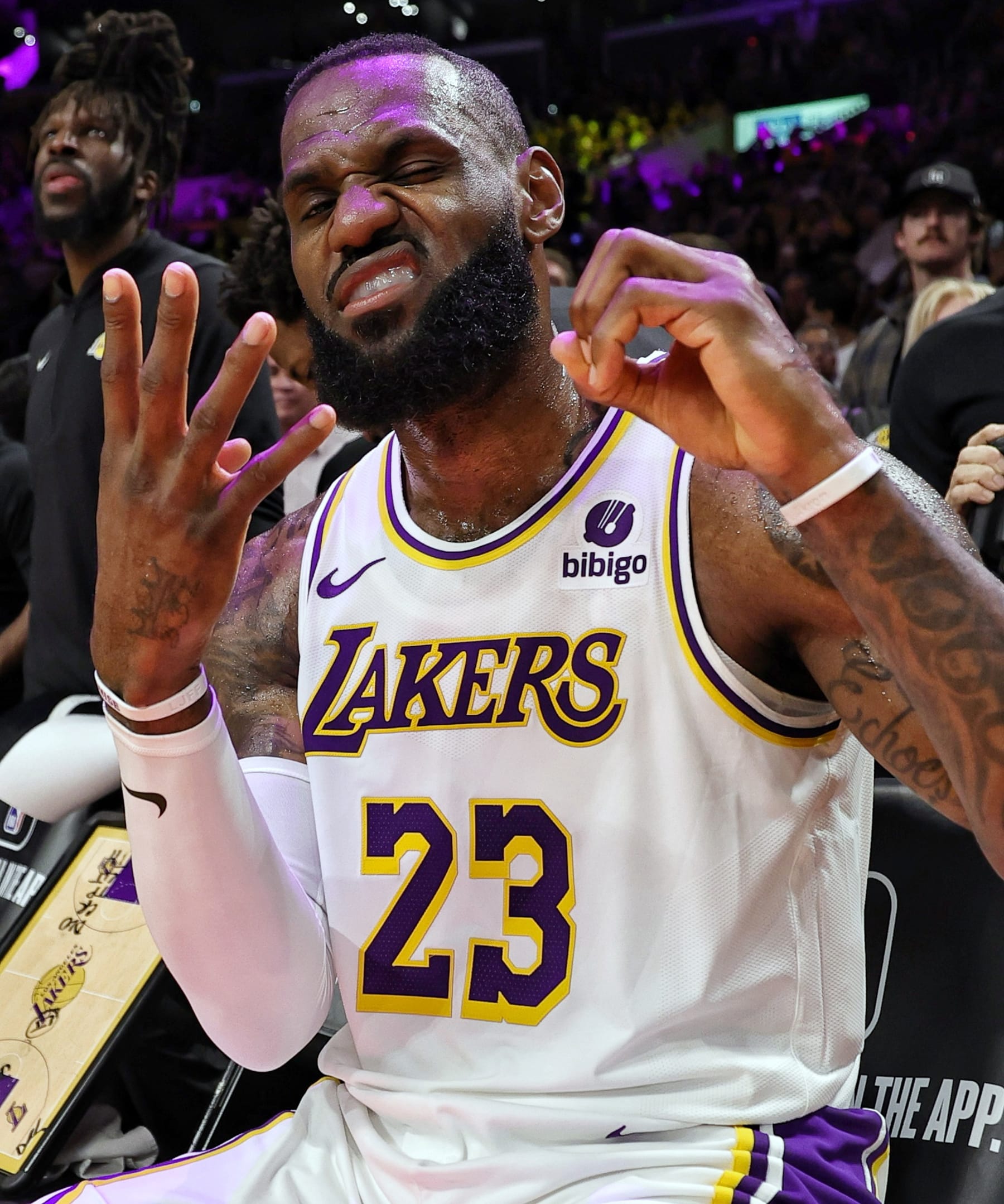 Lakers Roasted by Fans for Ruining LeBron James' Historic Night with ...