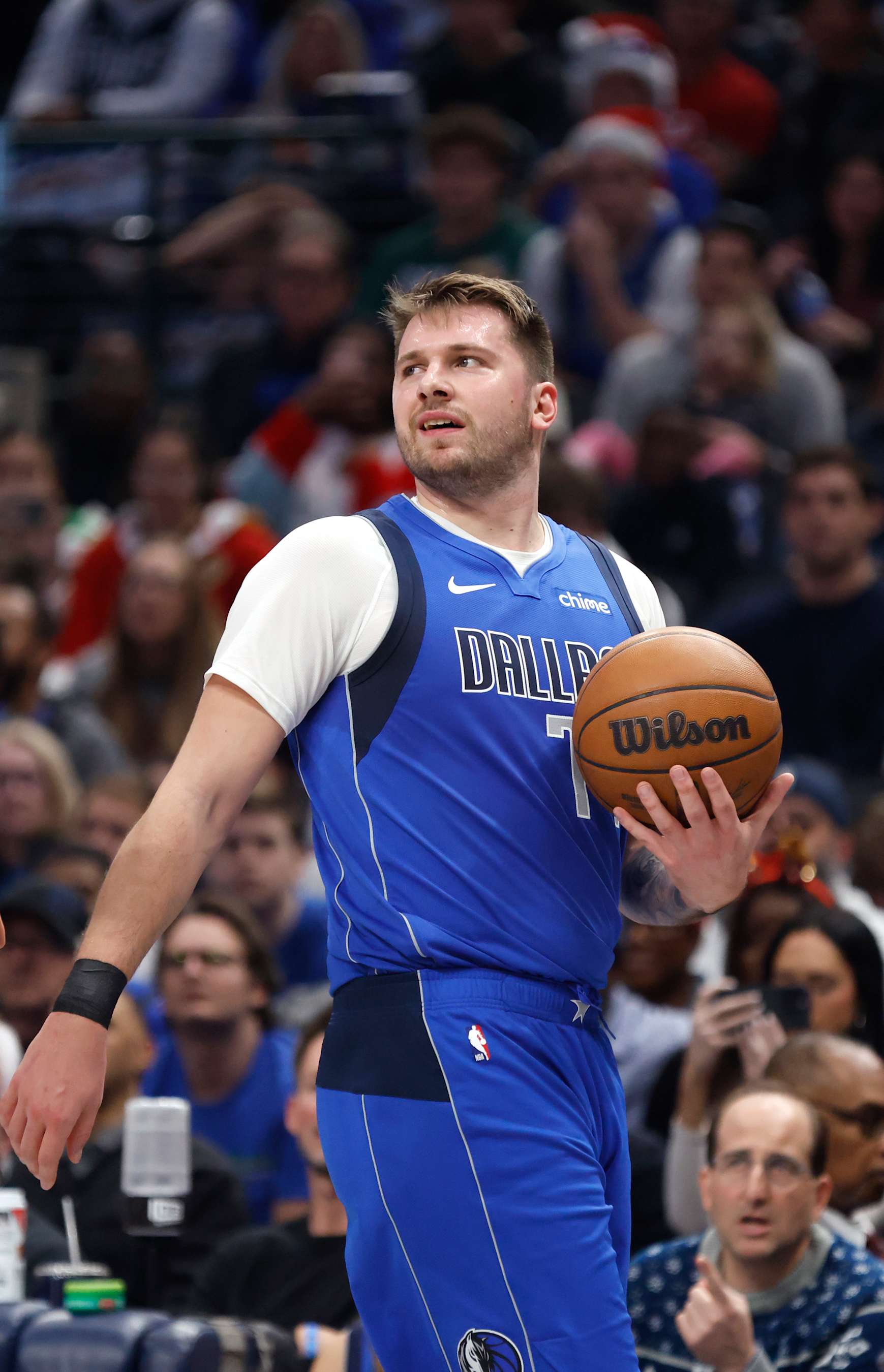 NBA Rumors Mavs GM Kept Luka Don i Trade Talks Secret to Avoid Fan Backlash News Scores Highlights Stats and Rumors Bleacher Report