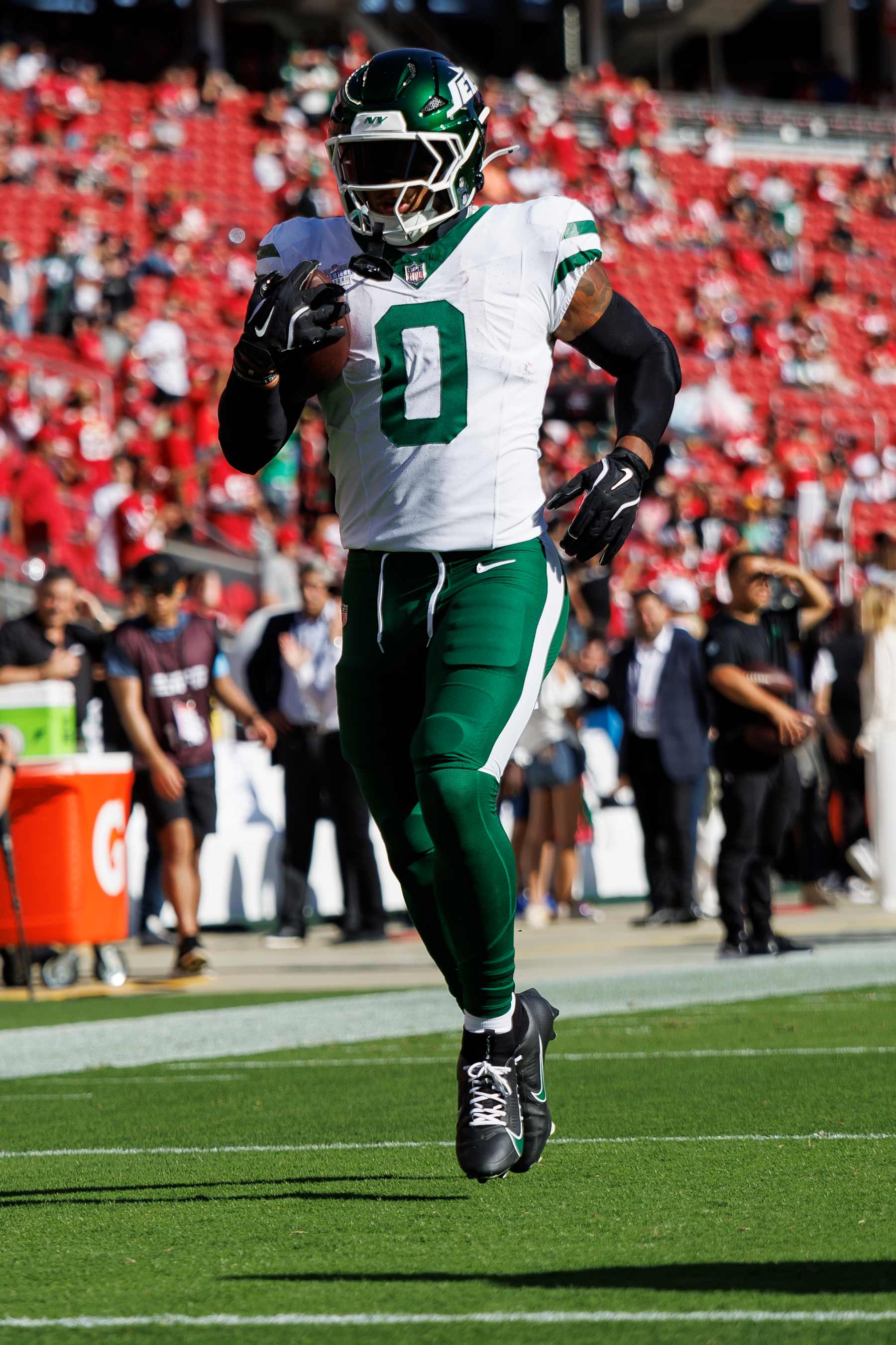 Jets' Braelon Allen Teases Wisconsin Criticism in Cryptic Tweet After ...