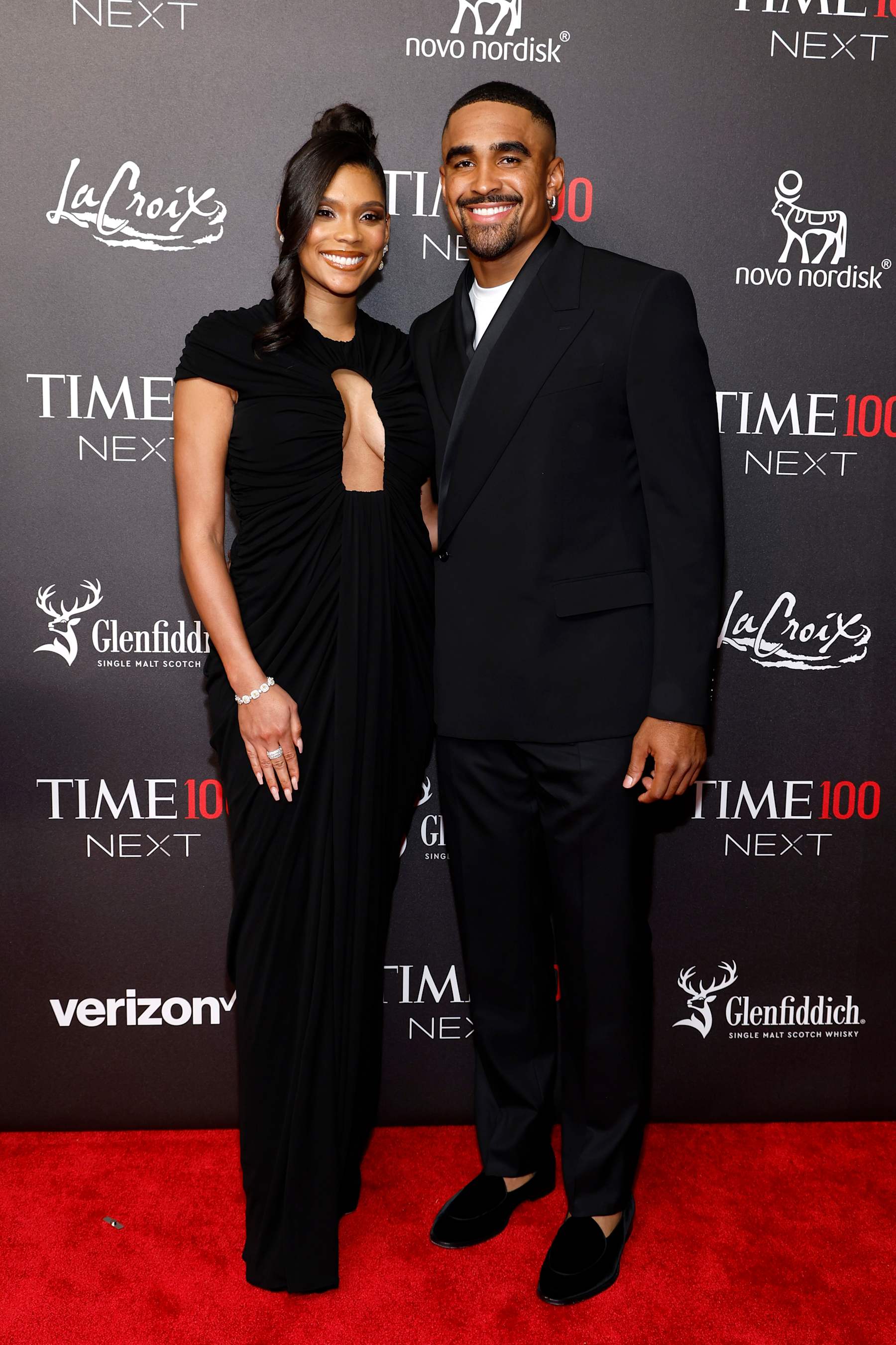 Photo: Eagles' Jalen Hurts Announces Engagement to Girlfriend Bry ...