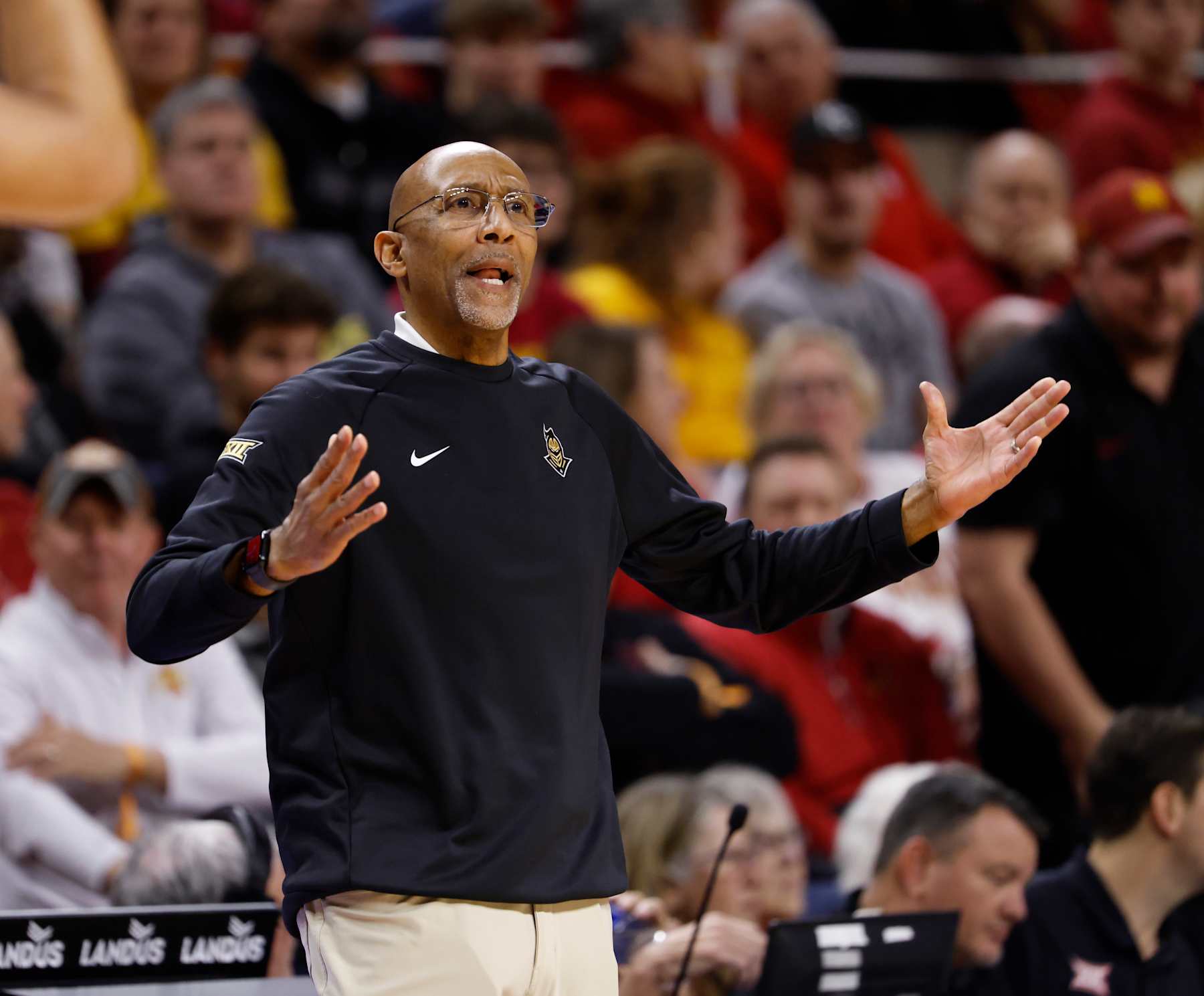 Men's College Basketball Coaches on the Hot Seat Late in 2024-25 Season