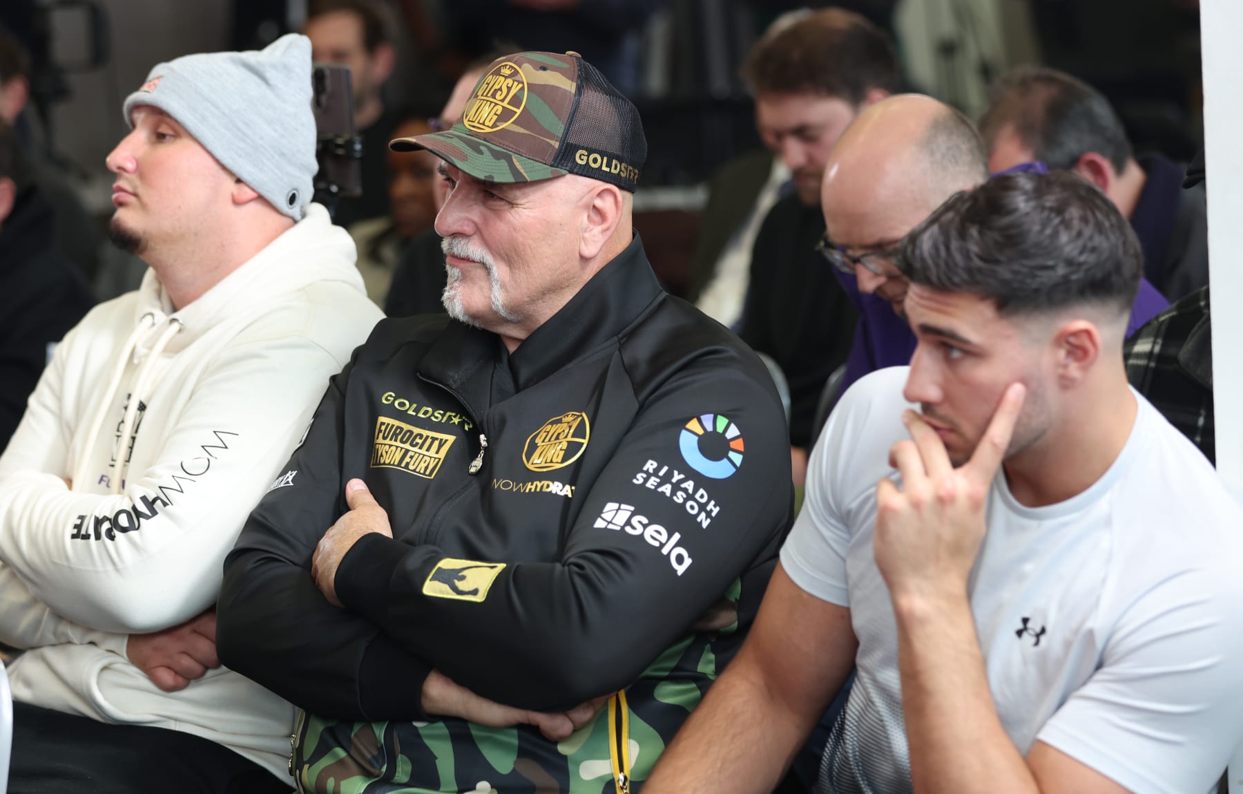 Tyson Fury's Dad Bloodied from Headbutting Oleksandr Usyk's Crew Member ...