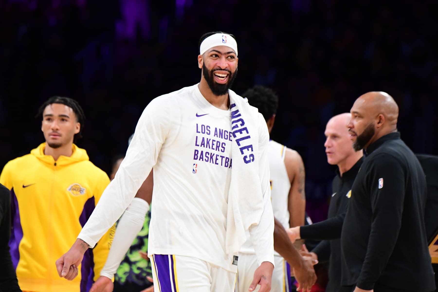 Anthony Davis Hailed by Fans for Dominance in Lakers' Win vs. Donovan ...