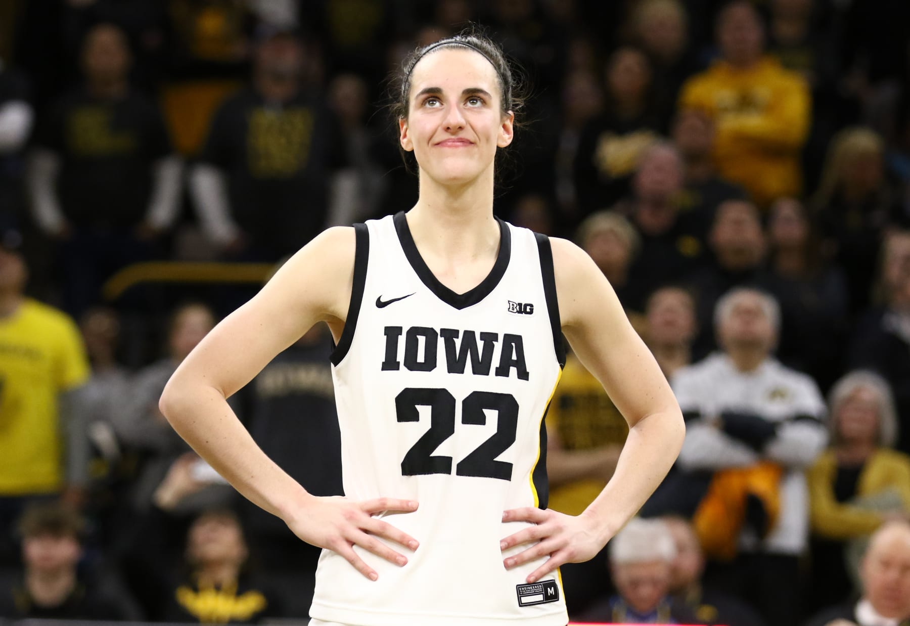 Iowa's Caitlin Clark Breaks Pete Maravich's NCAA CBB Scoring Record ...