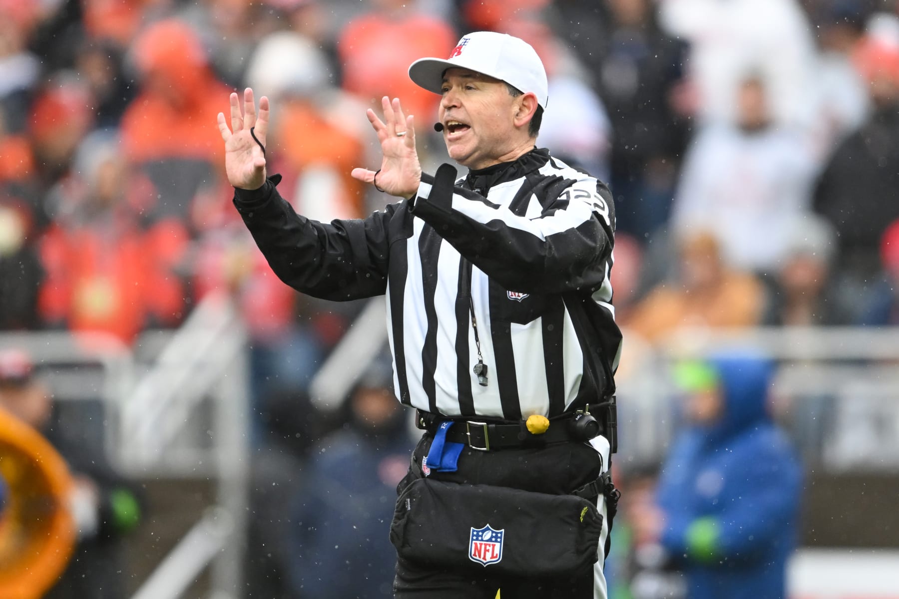 NFL Ref Brad Allen Explains Controversial Lions Penalty on 2-Point Try ...