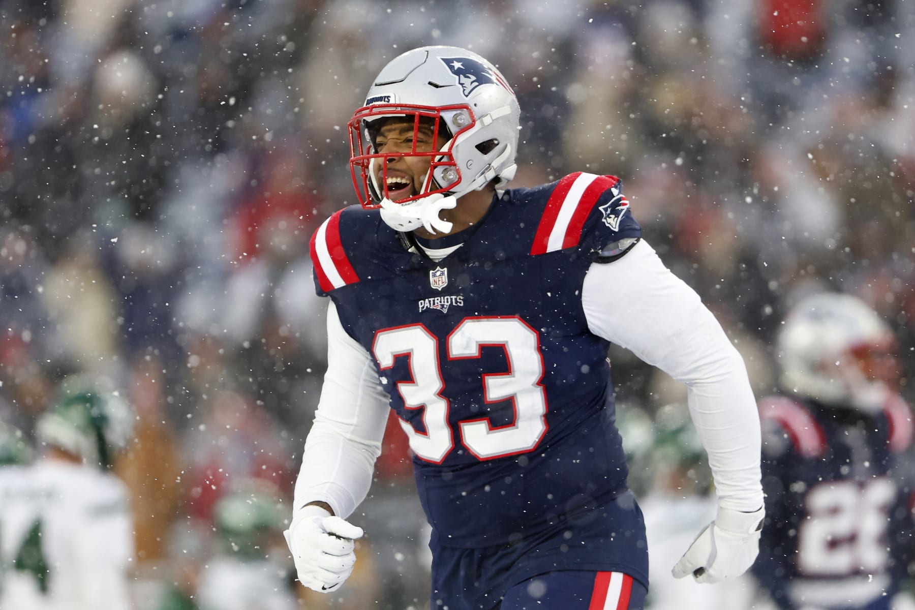 Patriots Salary Cap, Depth Chart After Anfernee Jennings' Contract in ...
