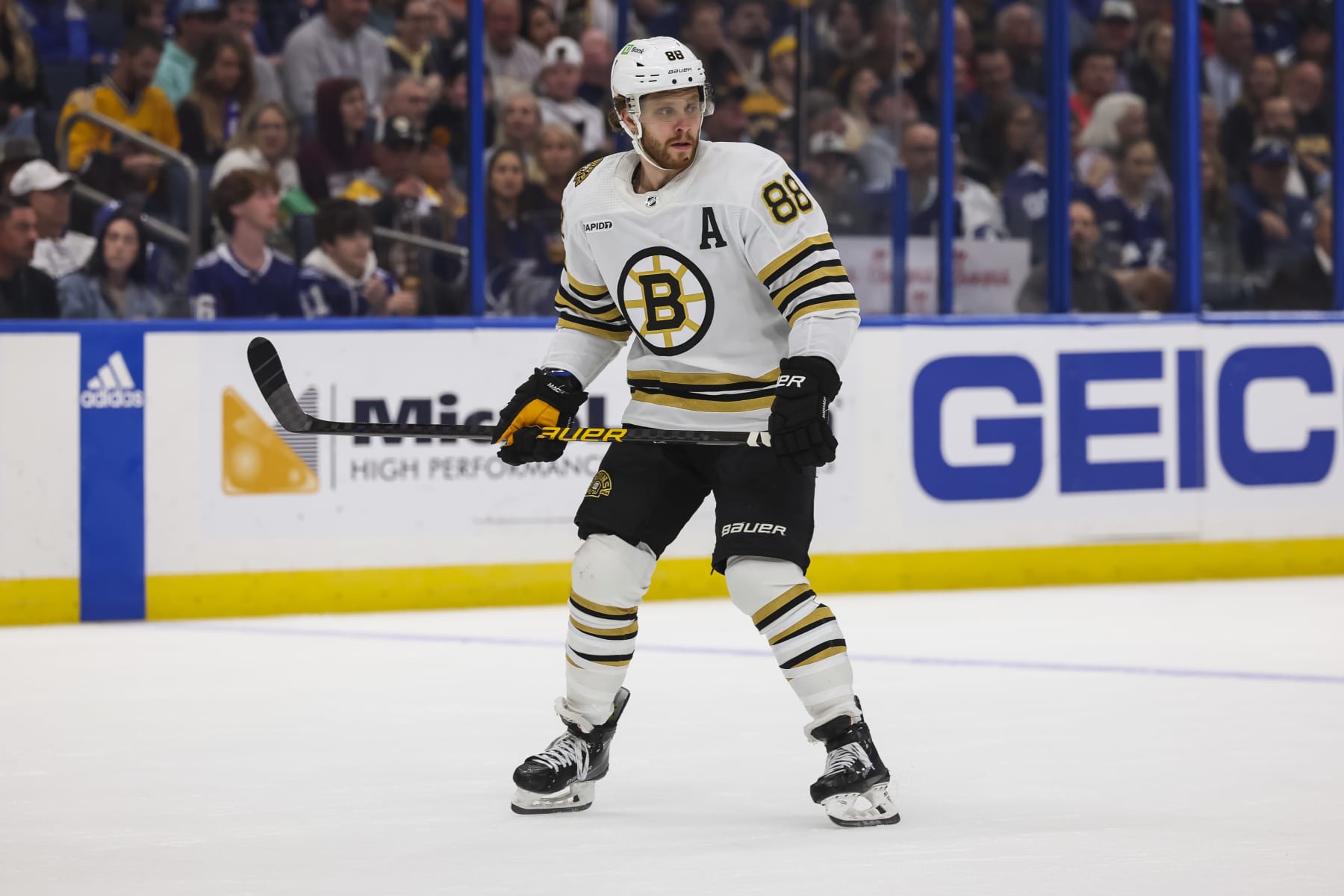 NHL Style Rankings: Celine Dion and Suits for Days