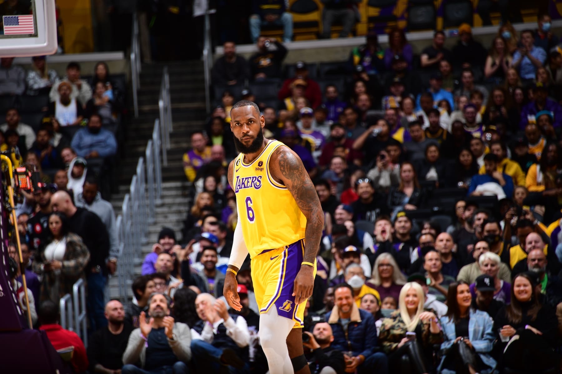 Lakers' LeBron James Questions Media for Not Asking Him About Jerry ...