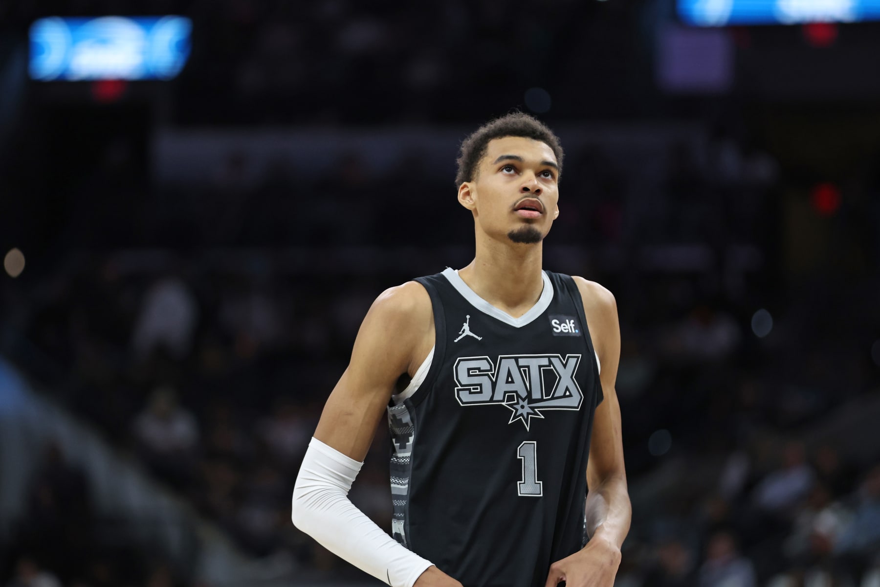 Video: Victor Wembanyama 'Alien' Logo Teased by Nike During 2024 Solar ...