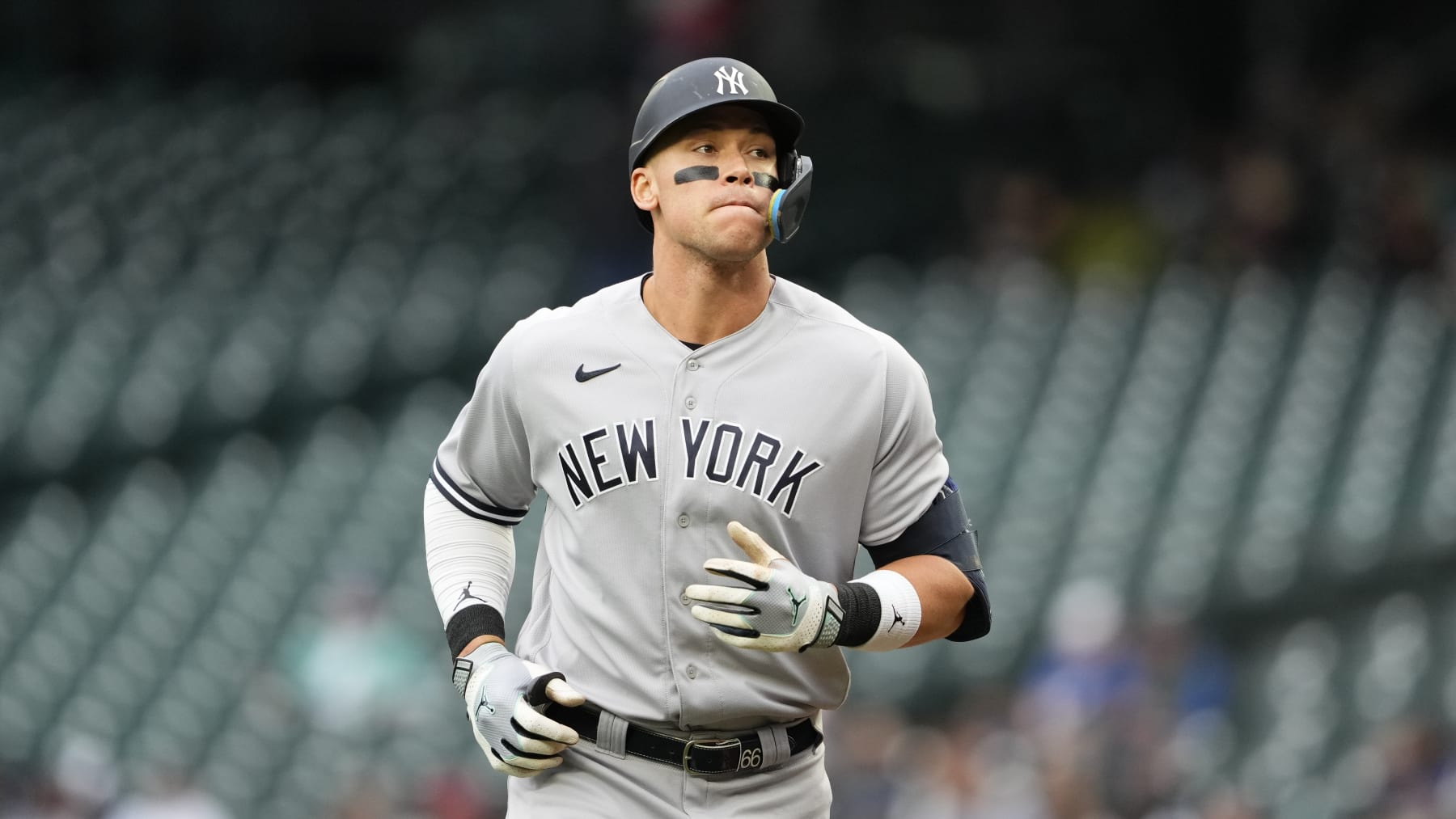 Yankees' Aaron Judge Reveals Toe Injury Involves Ligament Tear; Still ...