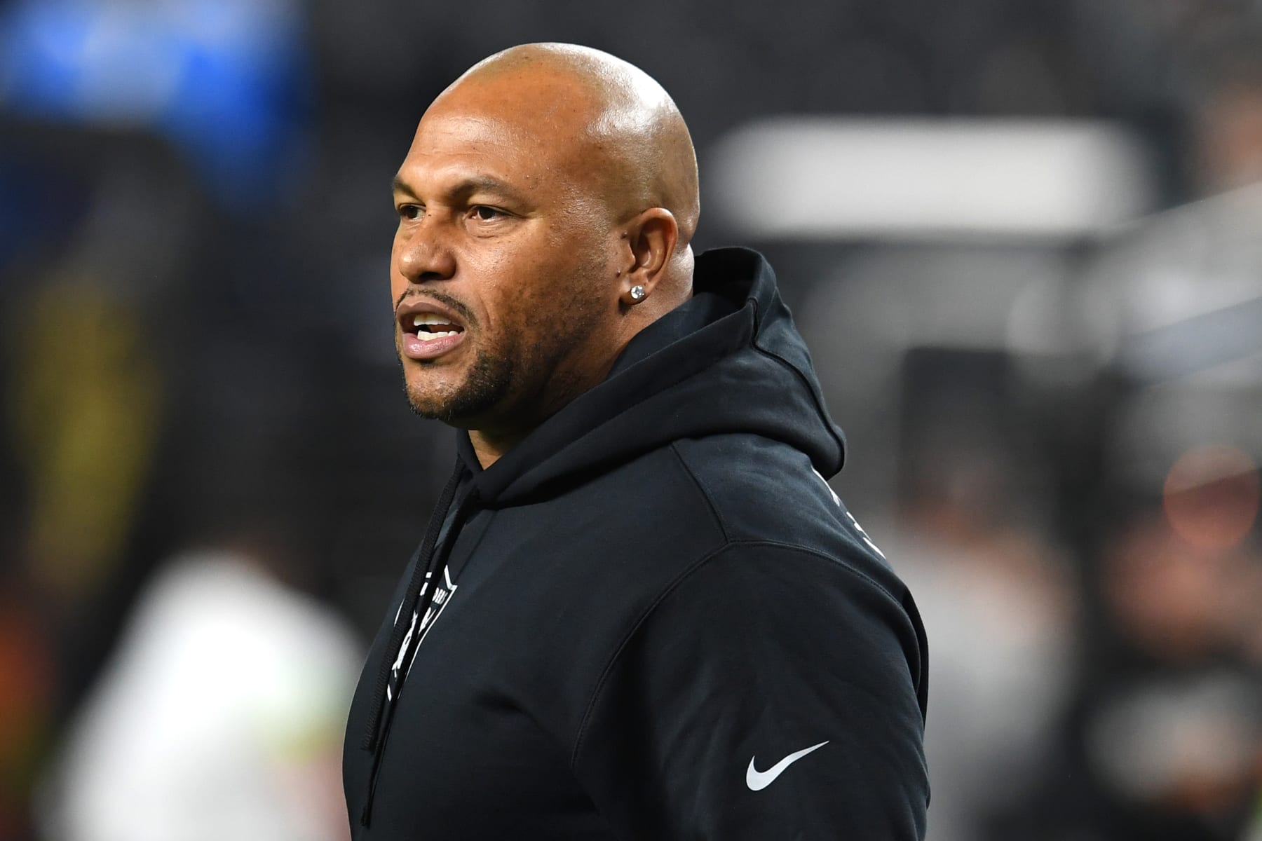 NFL Rumors: Raiders' Antonio Pierce Eyed for HC Interview by Falcons ...