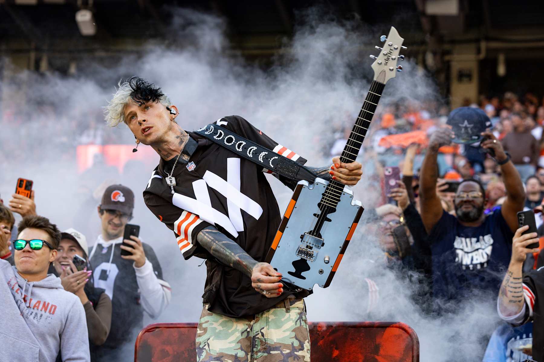 NFL: Machine Gun Kelly to Perform Halftime Show of Giants vs. Panthers ...