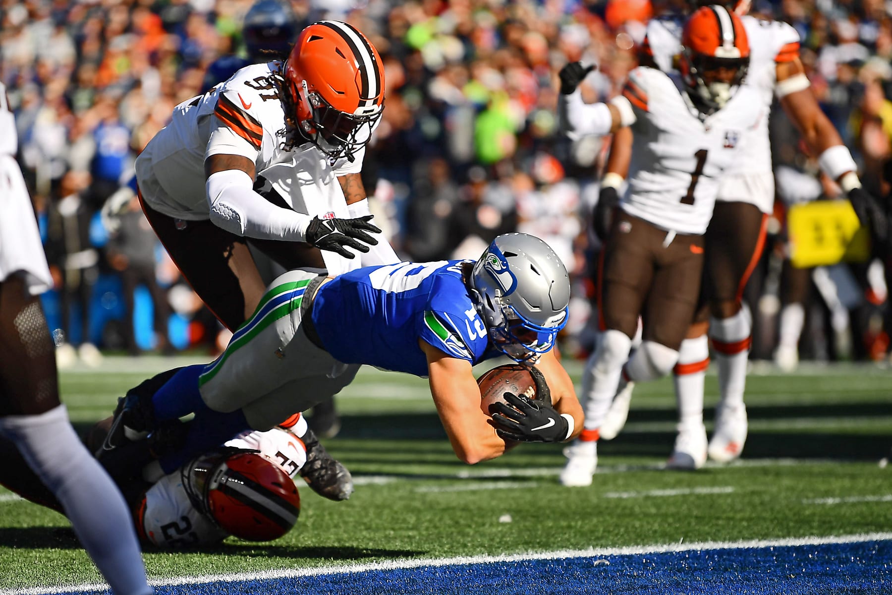 NFL Week 8 2023 Highlights: Live Tracking the Top Plays from Sunday's ...