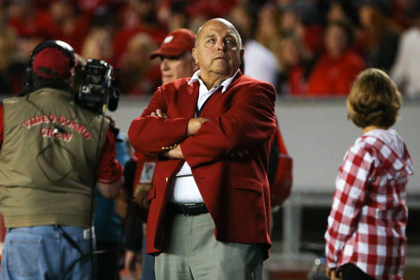 Wisconsin AD Barry Alvarez Will Retire on June 30 After 32 Years with ...
