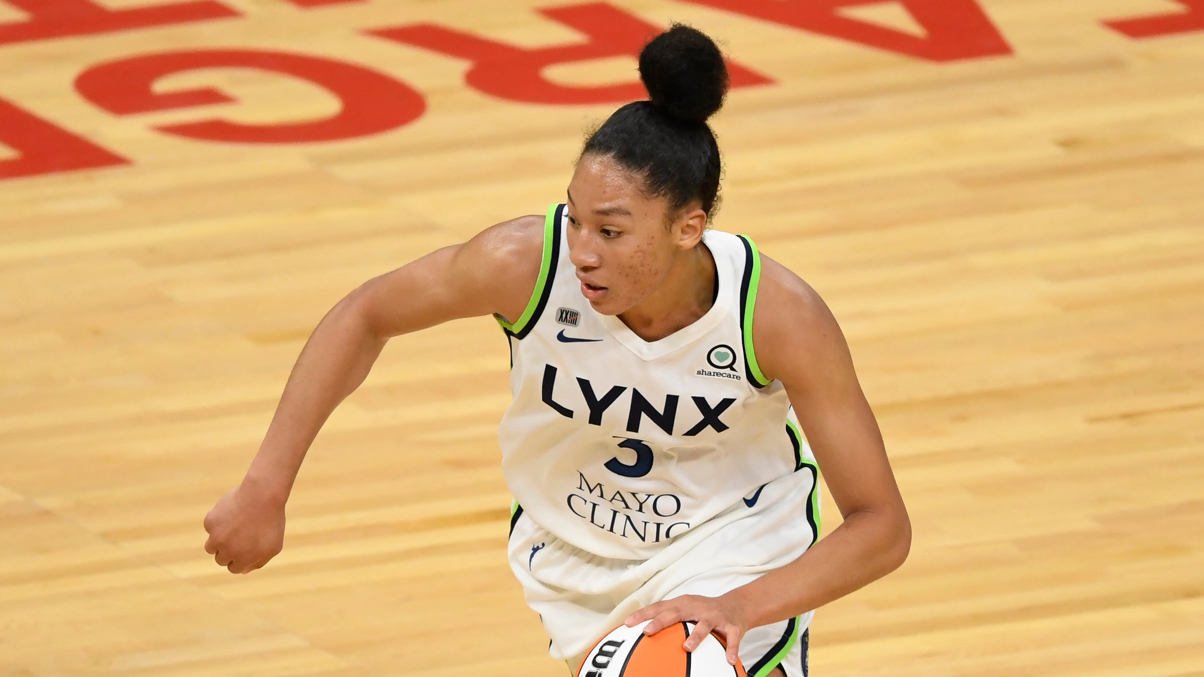 Lynx's Aerial Powers to Miss 8-10 Weeks After Surgery on Thumb Injury ...