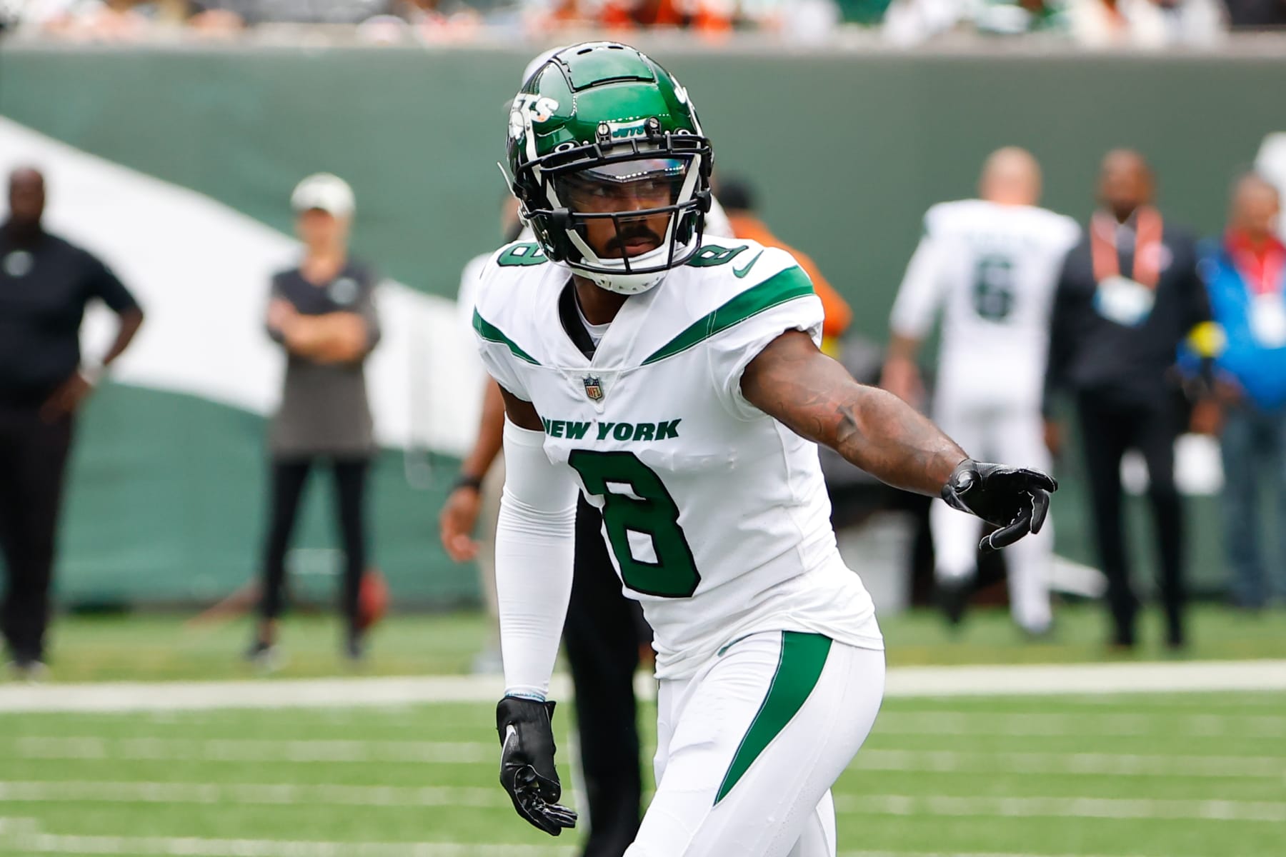 Jets' Elijah Moore: 'I Don’t Understand' Lack of Targets in Win Over ...