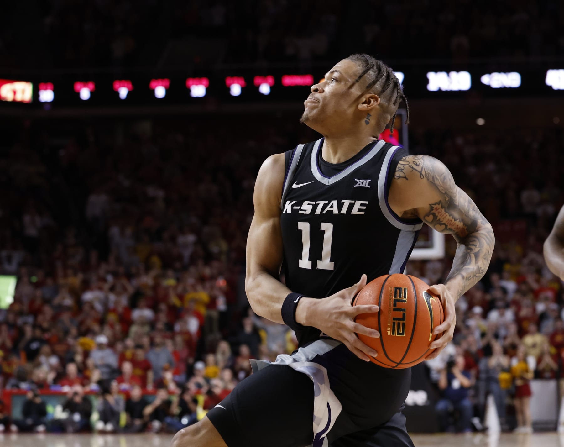 Top Teams That Exceeded Expectations in 2022-23 Men's CBB Season