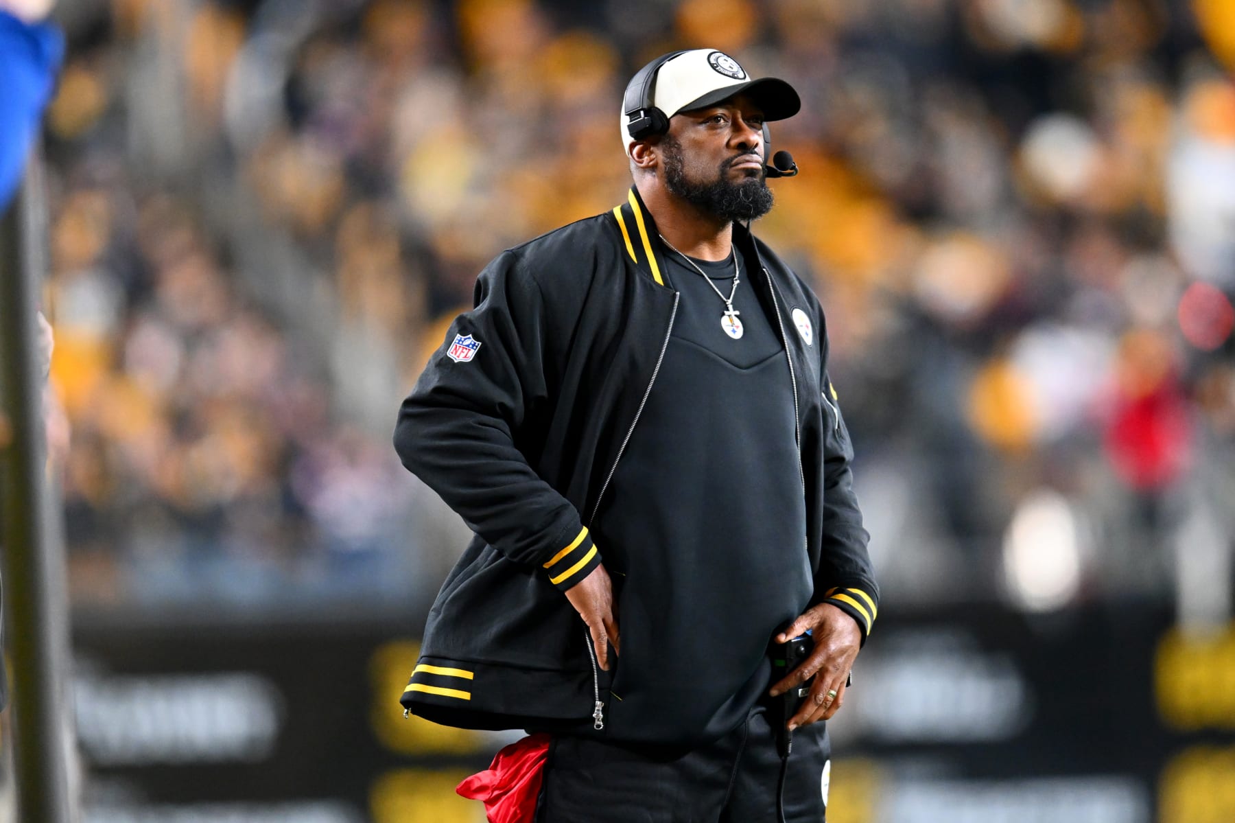 Report: Mike Tomlin Informed Steelers Players He Plans to Return as HC ...