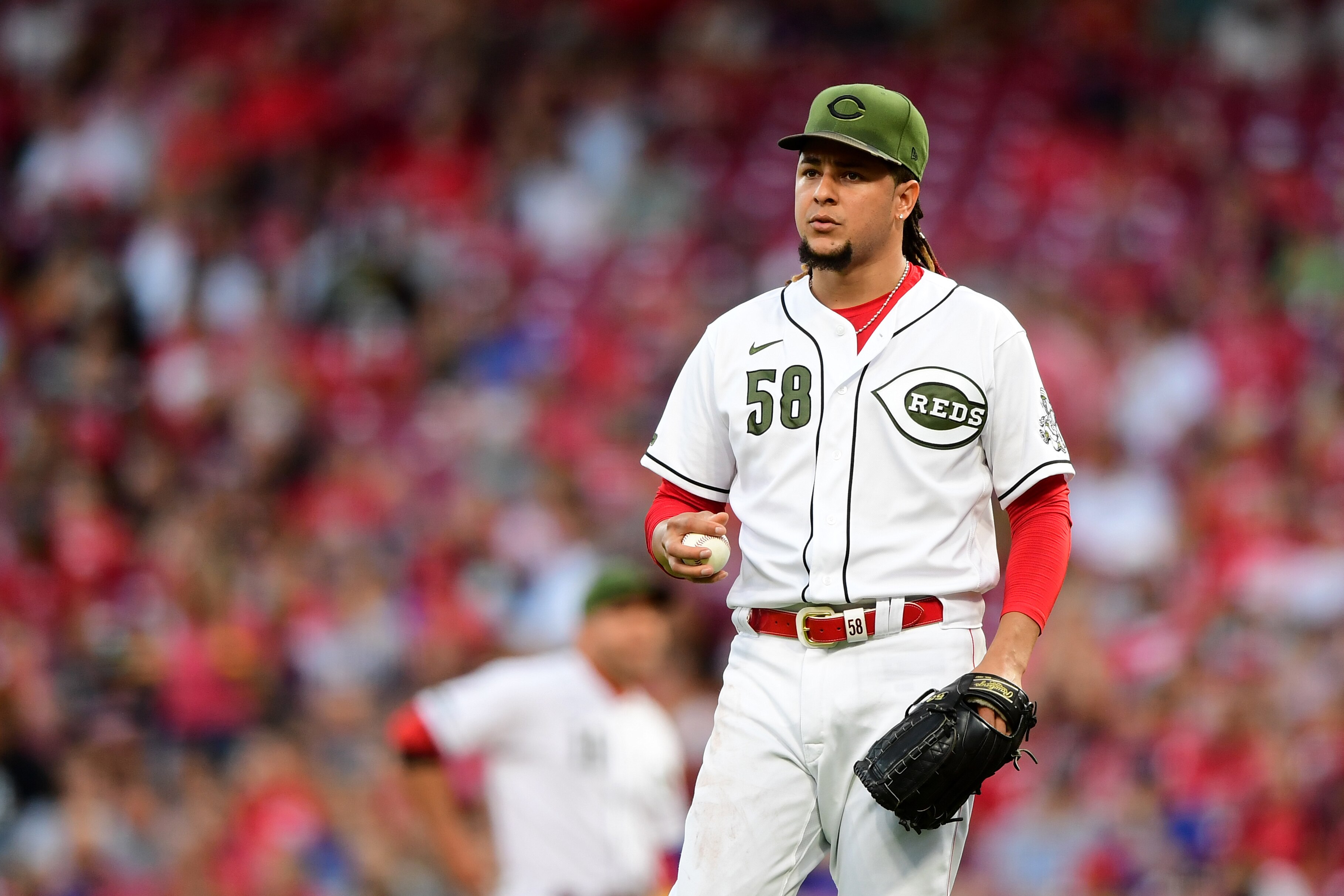 MLB Trade Rumors: Luis Castillo Drawing Interest; Reds 'Willing to ...