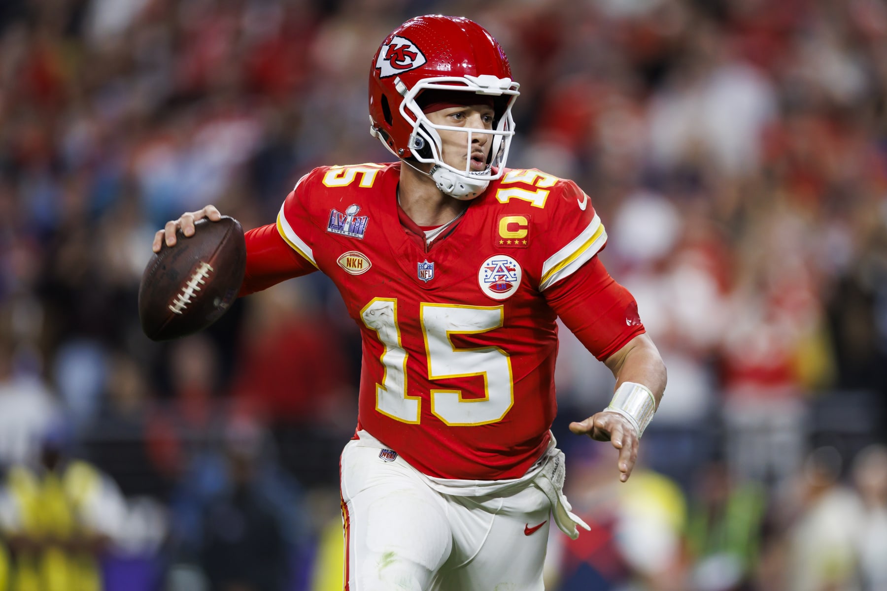 Patrick Mahomes Reacts to Hollywood Brown Contract and Eyes Chiefs' Super Bowl 3-Peat | News ...